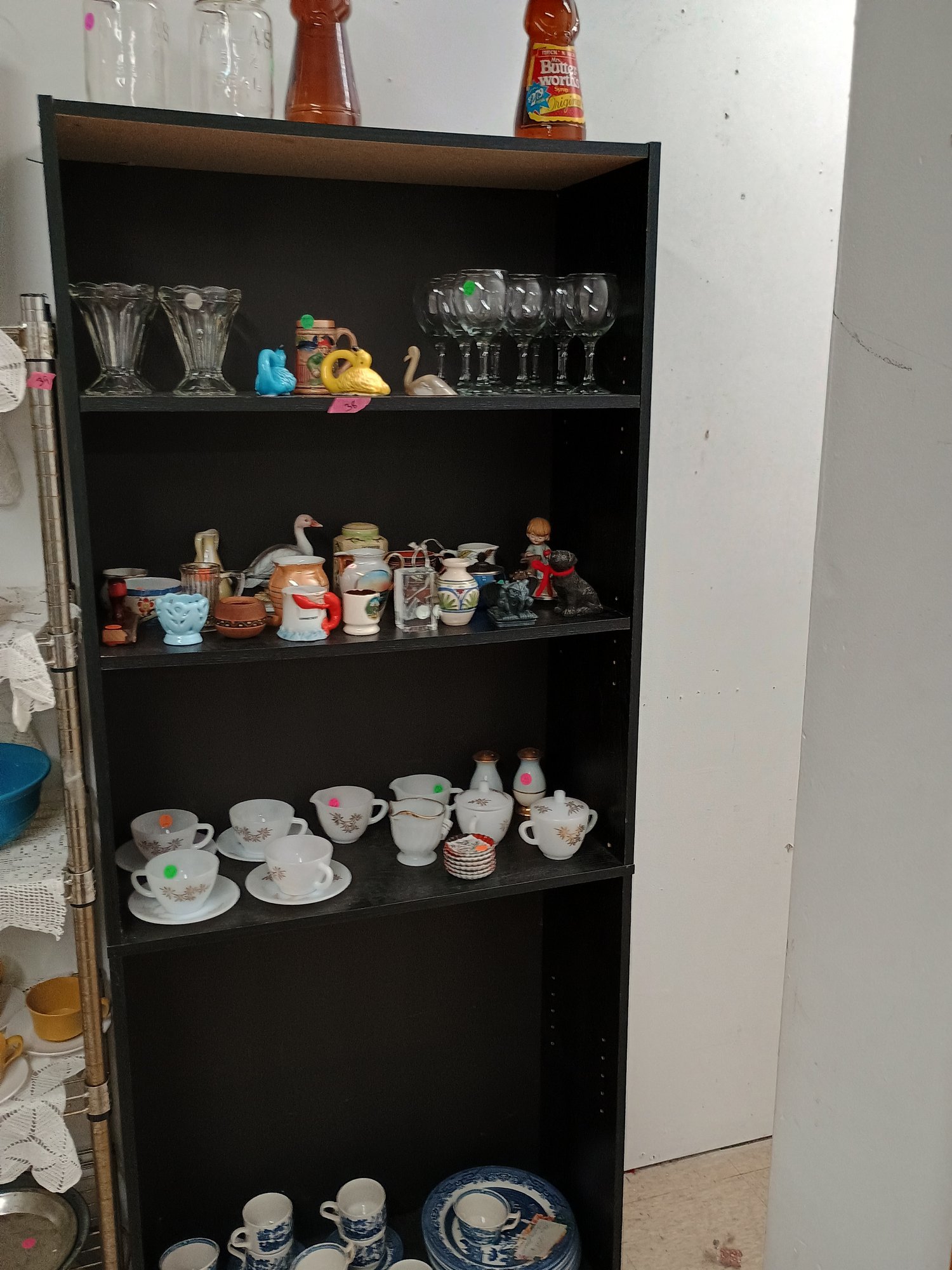 Display 38, Items Not Included #16460 | Auctionninja.com