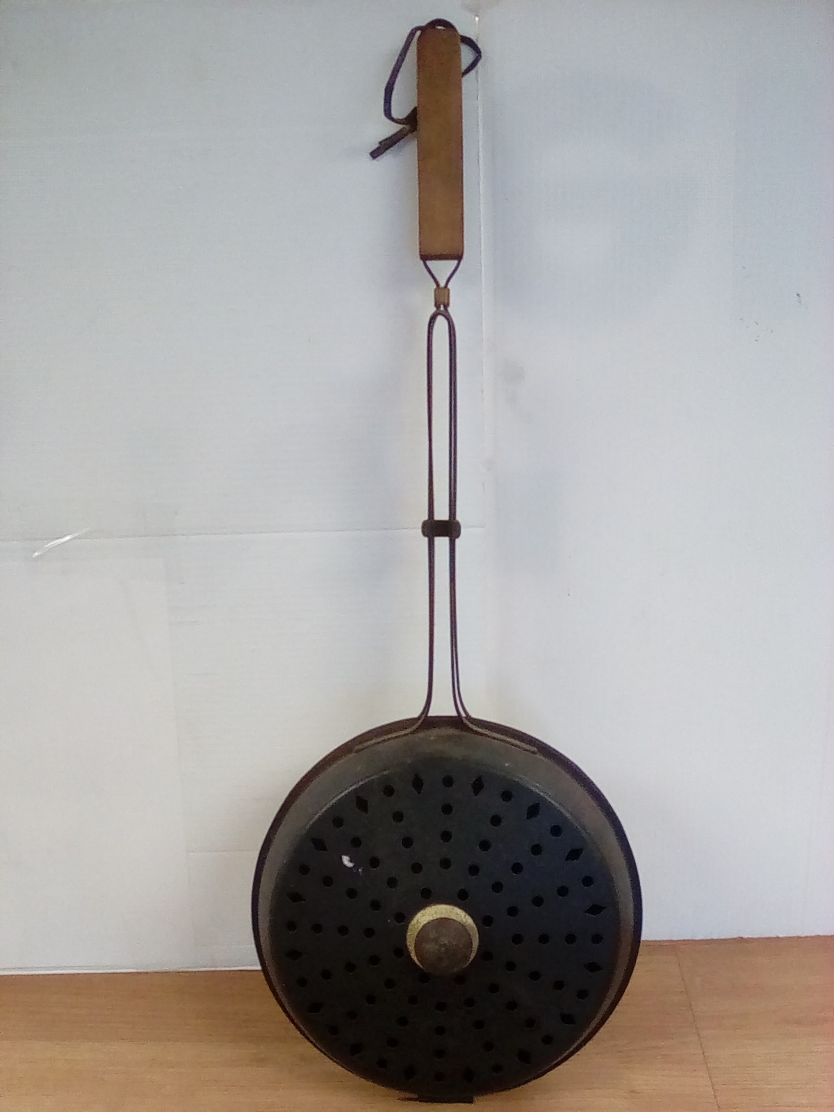 Vintage Campfire Popcorn Pan #13186 | Auctionninja.com