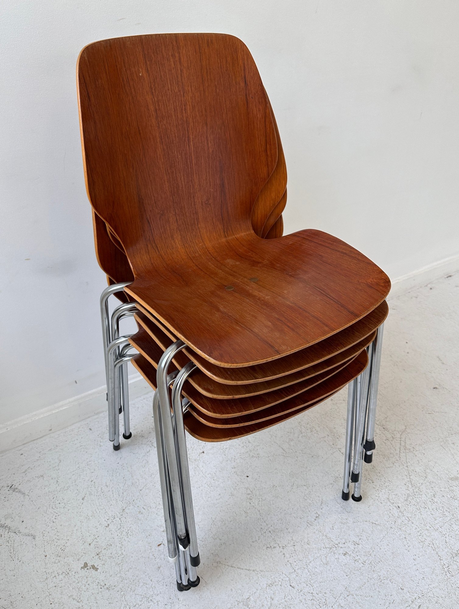 6 Danish Modern Bentwood Teak Oyvind Iversen Stacking Chairs Westnofa #4584 | Auctionninja.com