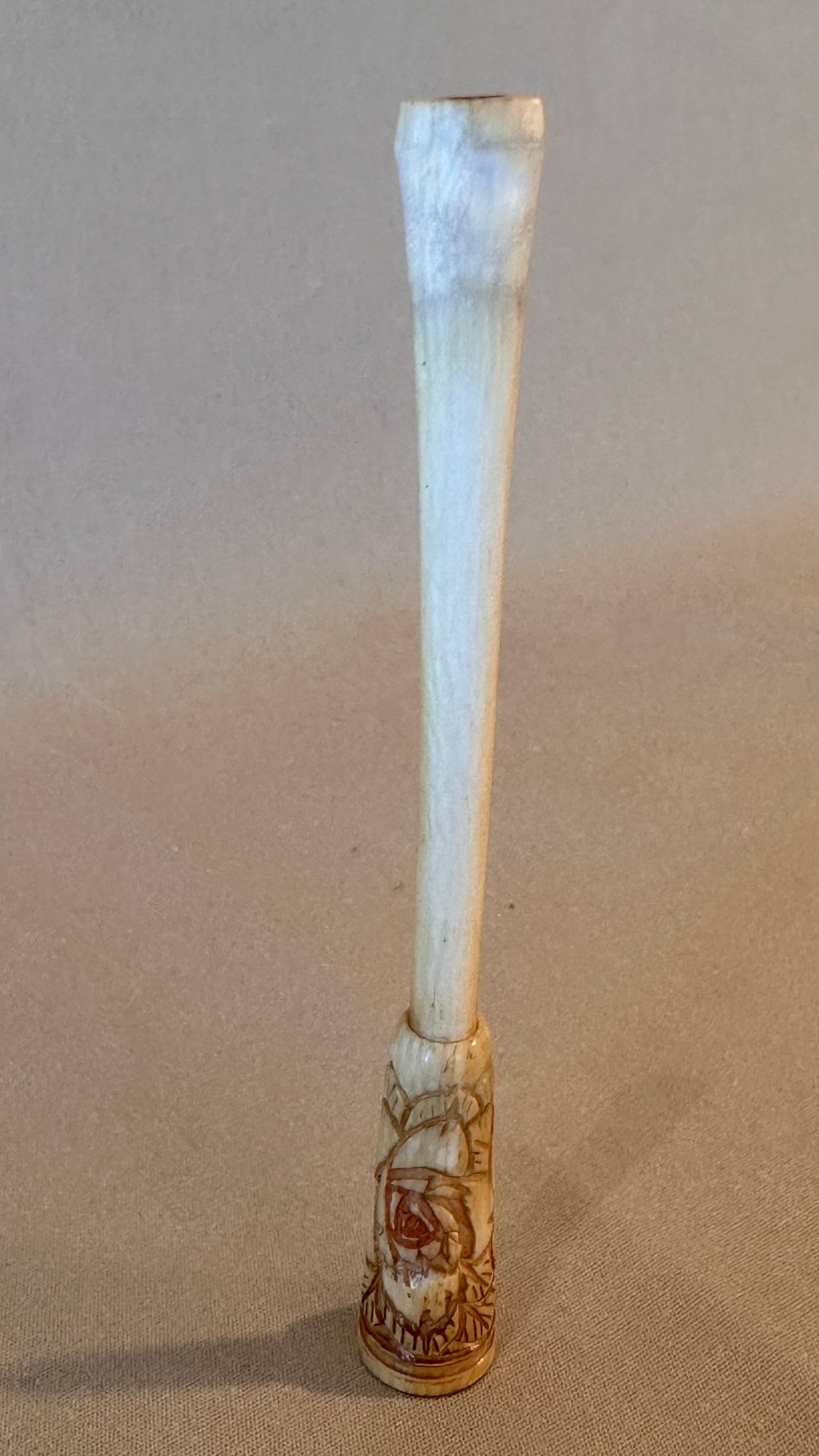 Asian Hand Carved Bone Cigarette Holder #4216 | Auctionninja.com