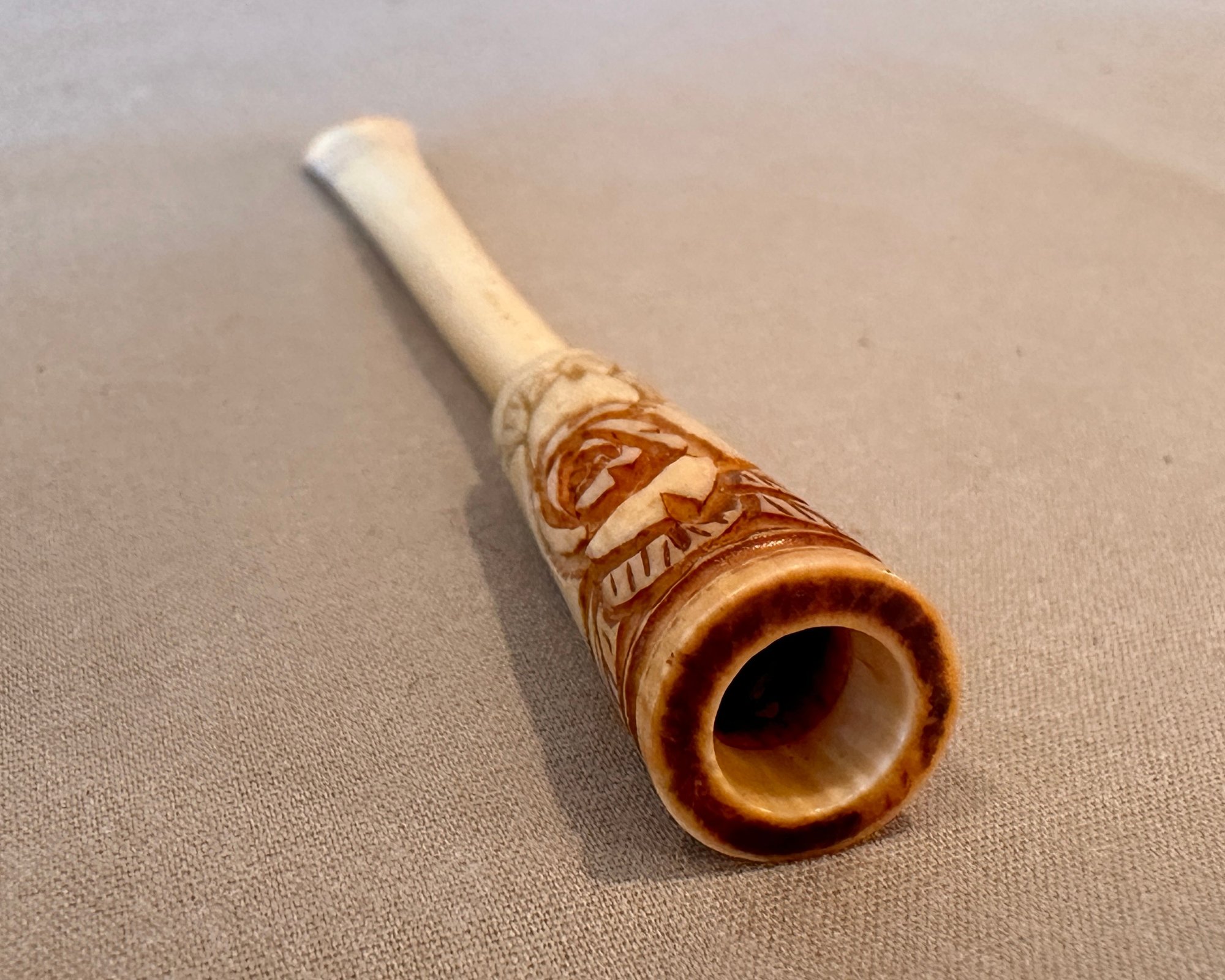 Asian Hand Carved Bone Cigarette Holder #4216 | Auctionninja.com