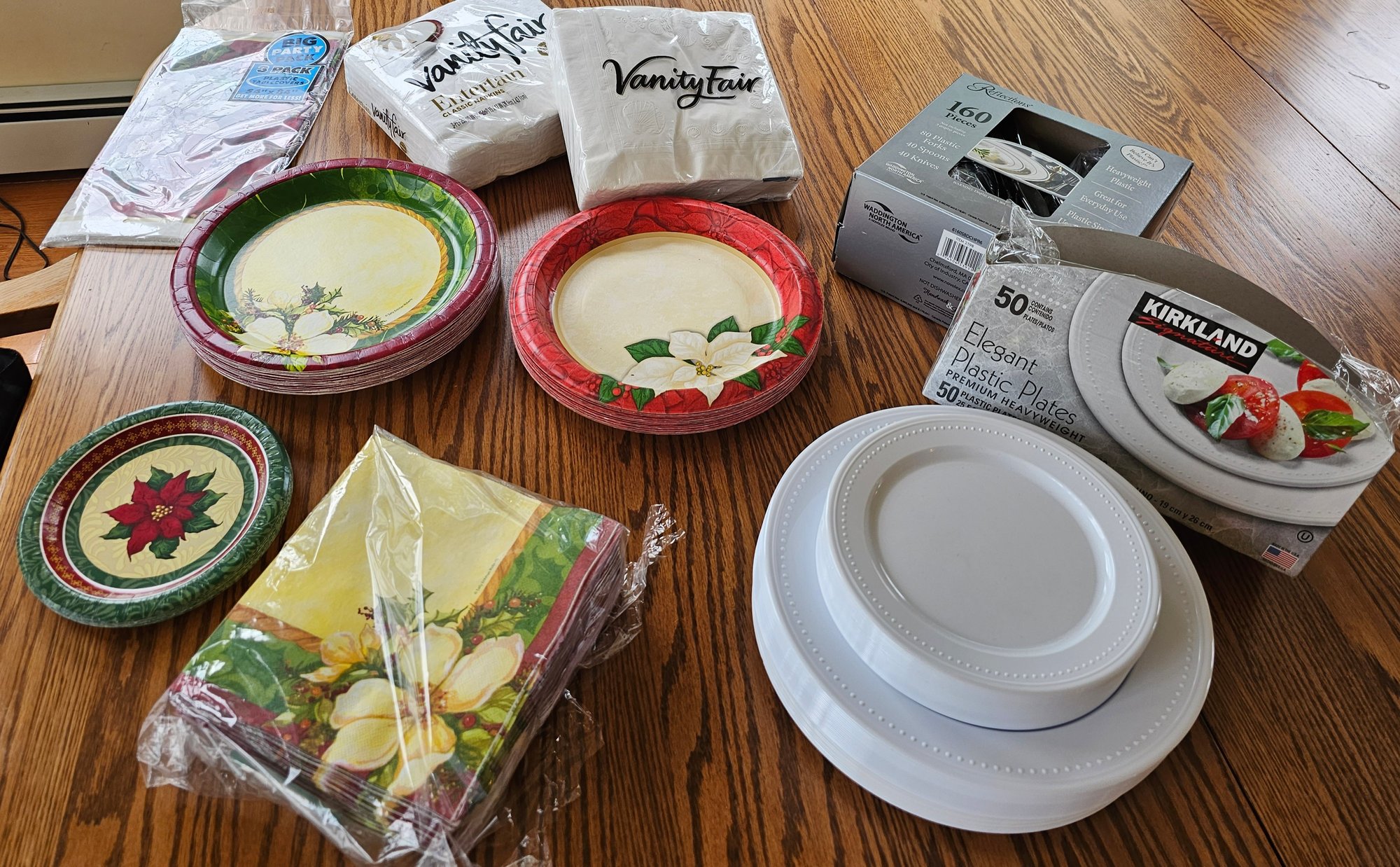 #101 - Paper/plastic Products #37648 | Auctionninja.com