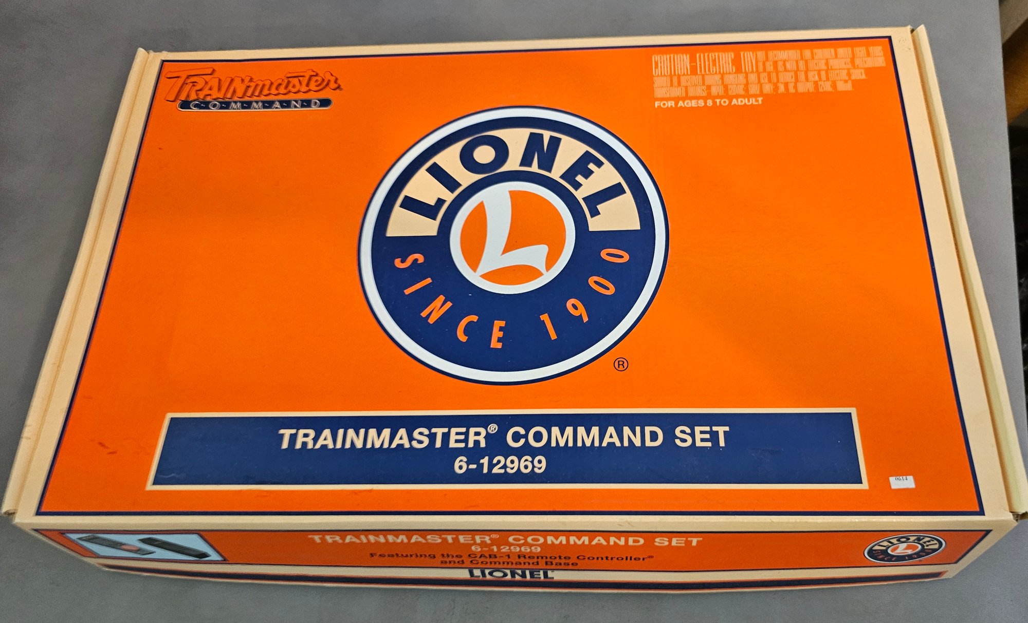 #664 - Lionel Trainmaster Command Set #43946 | Auctionninja.com