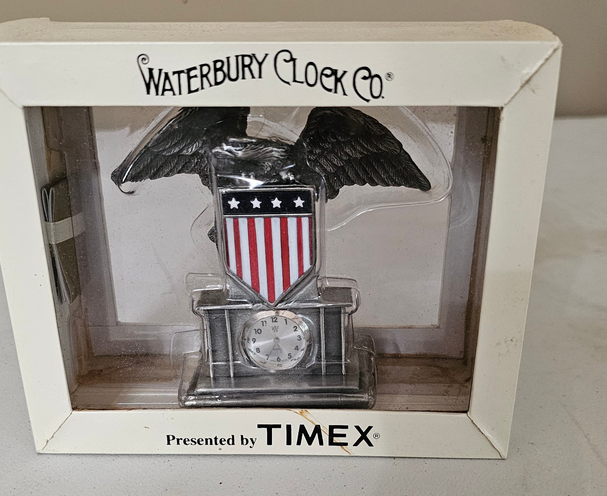 #83 - Timex Waterbury Clock Co Eagle Clock #45024 | Auctionninja.com