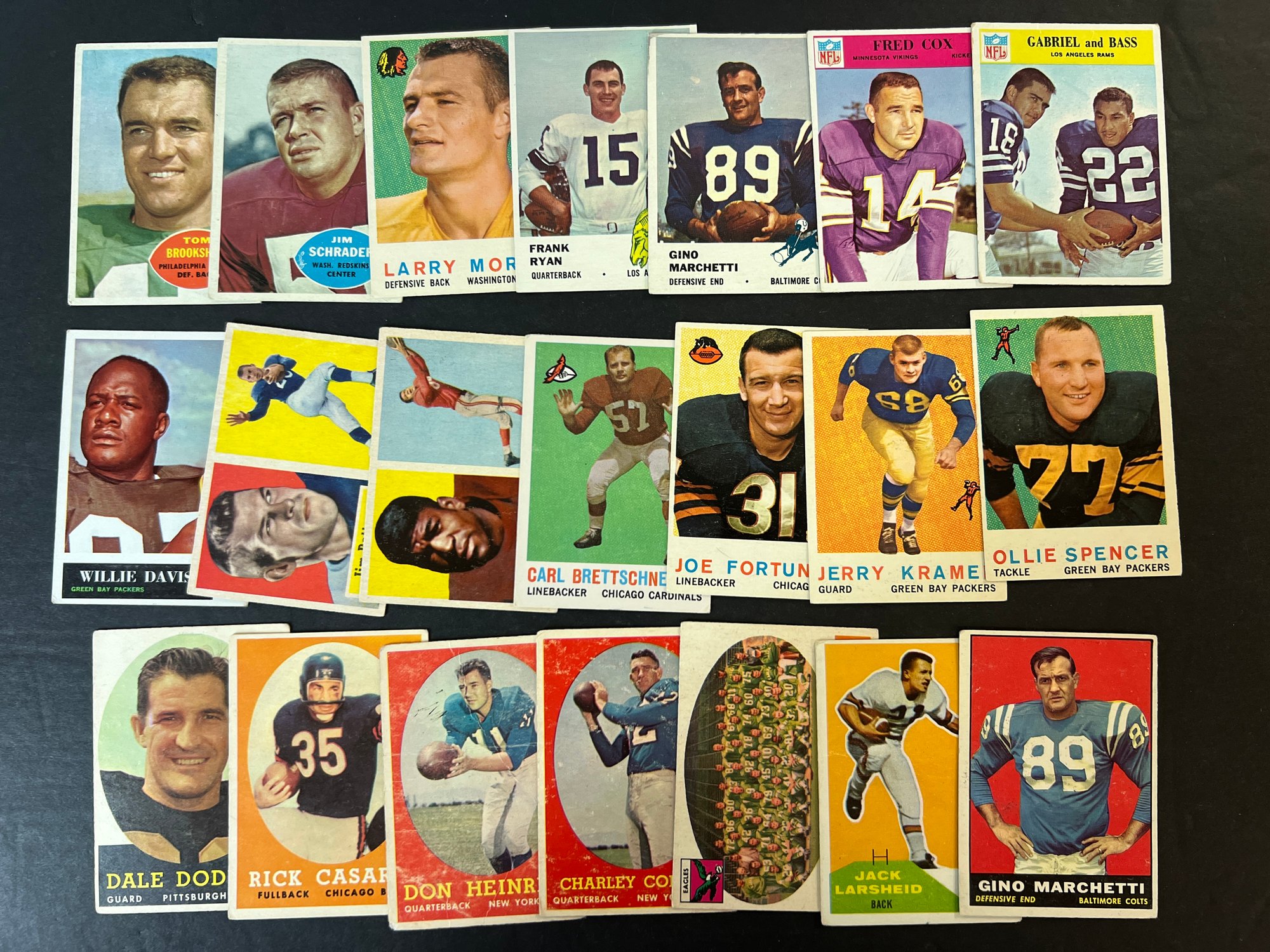 1961 TOPPS FOOTBALL CARD LOT #66382 | Auctionninja.com