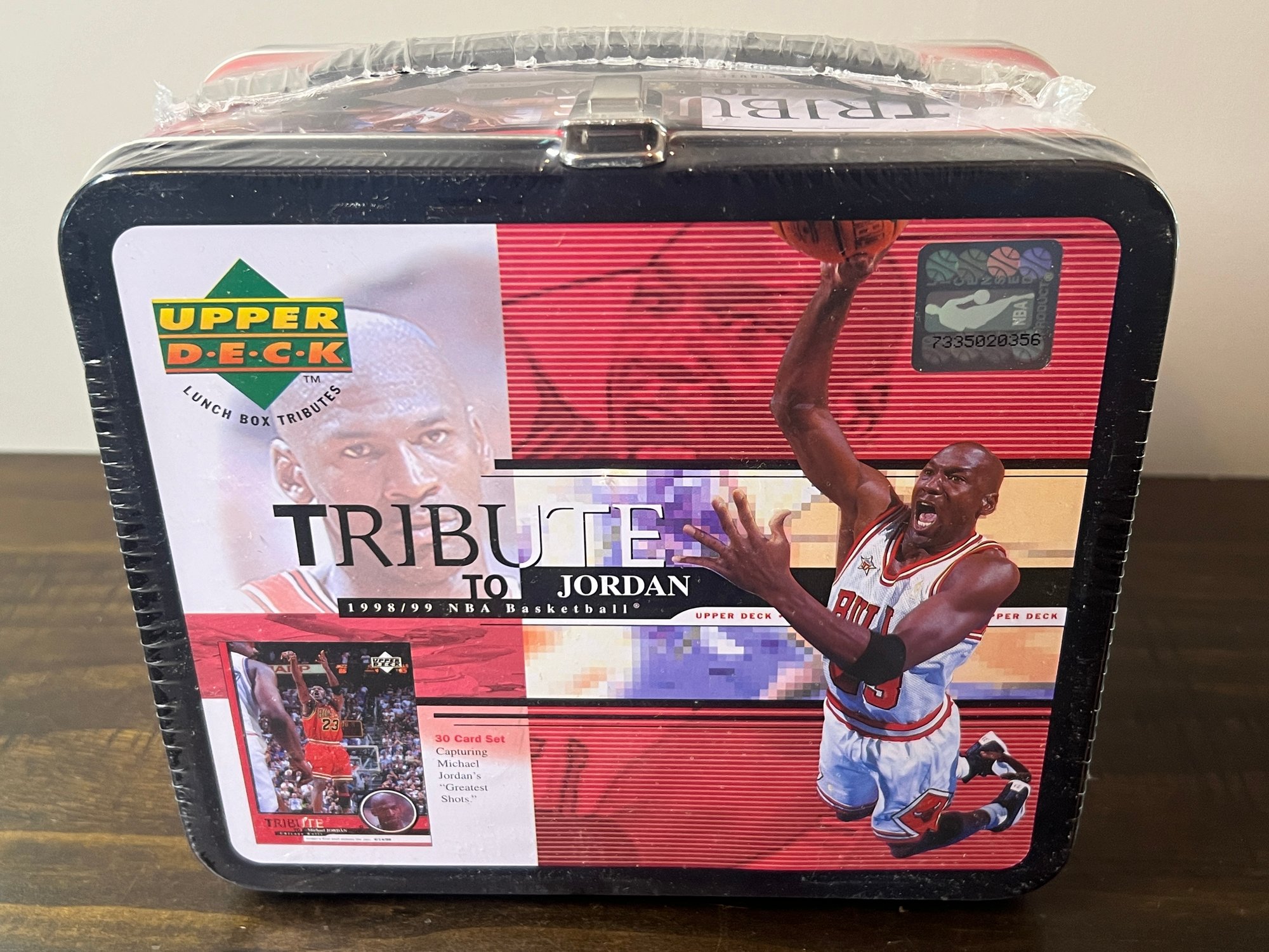 MICHAEL JORDAN LUNCH BOX SEALED BASKETBALL CARDS #66799 | Auctionninja.com