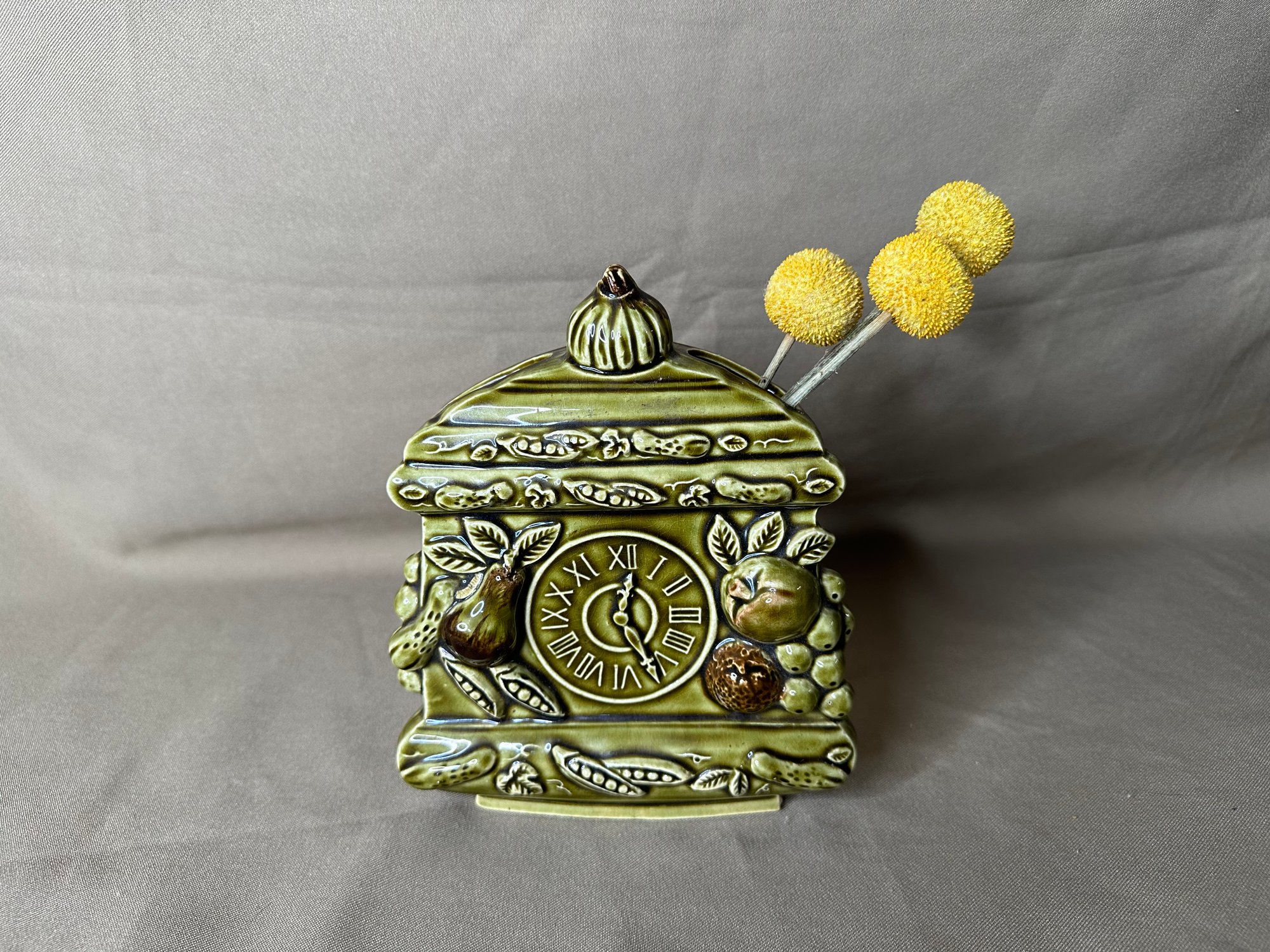 Vintage Vase Clock Double Hole MCM Decor #3507 | Auctionninja.com