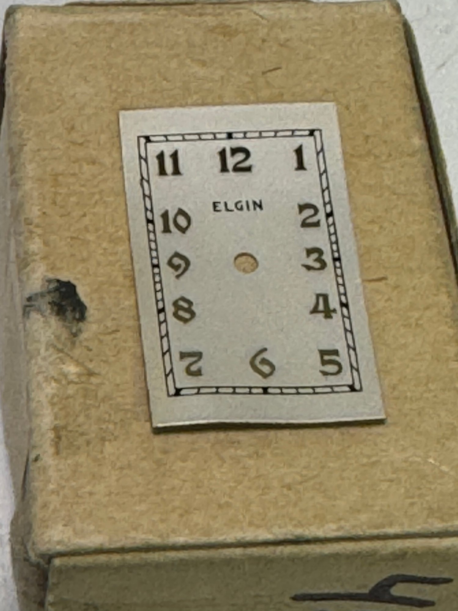 Little Box Of Vintage Elgin Watch Faces #15424 | Auctionninja.com
