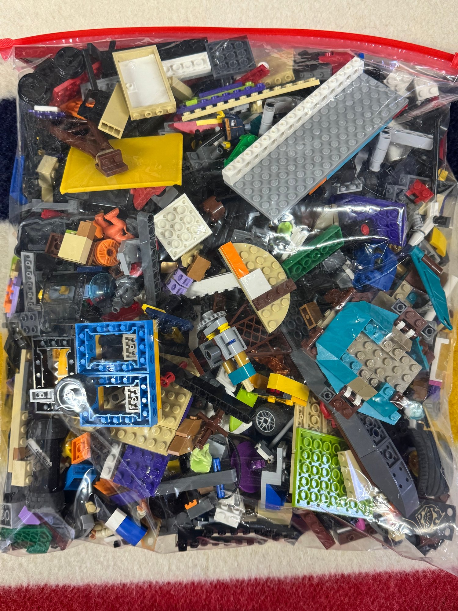 Legos Legos Legos / 2.5 Gallon Bag Lot #4 #15808 | Auctionninja.com