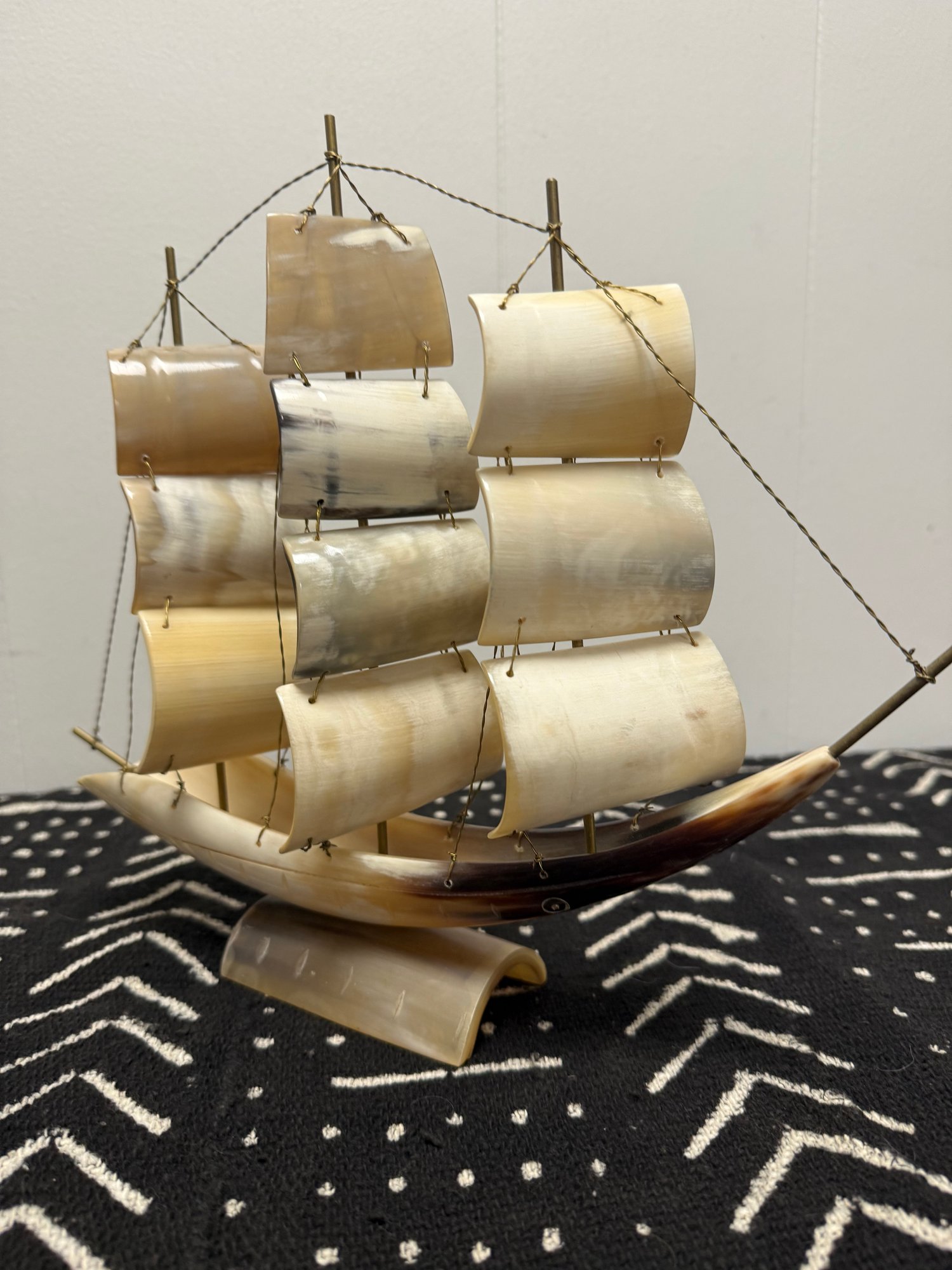 Vintage Horn/bone Sailboat Model Ship Sculpture #16232 | Auctionninja.com