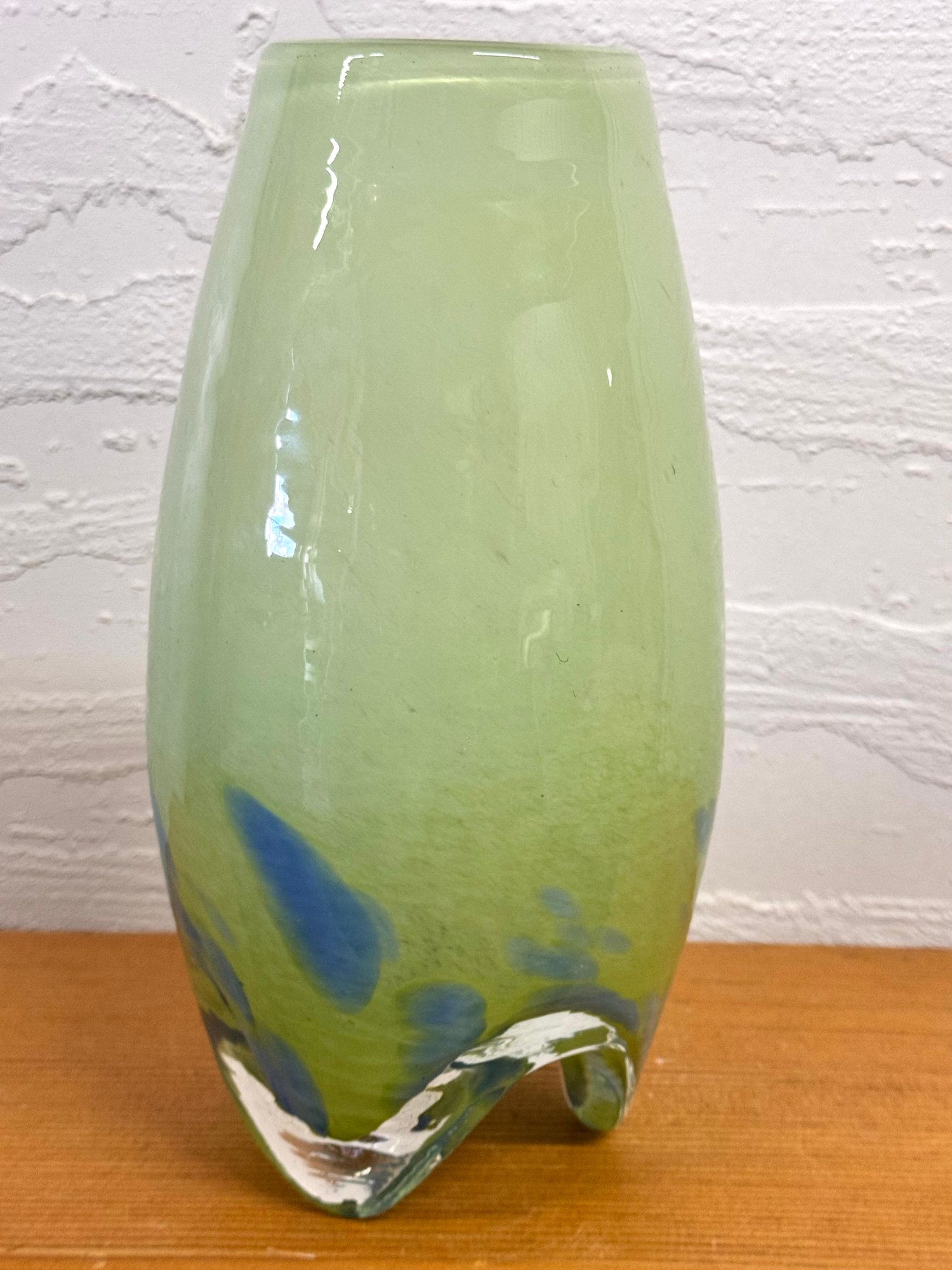 Heavy Glass Vase Green Blue Splatter Three Legged Base #16529 | Auctionninja.com
