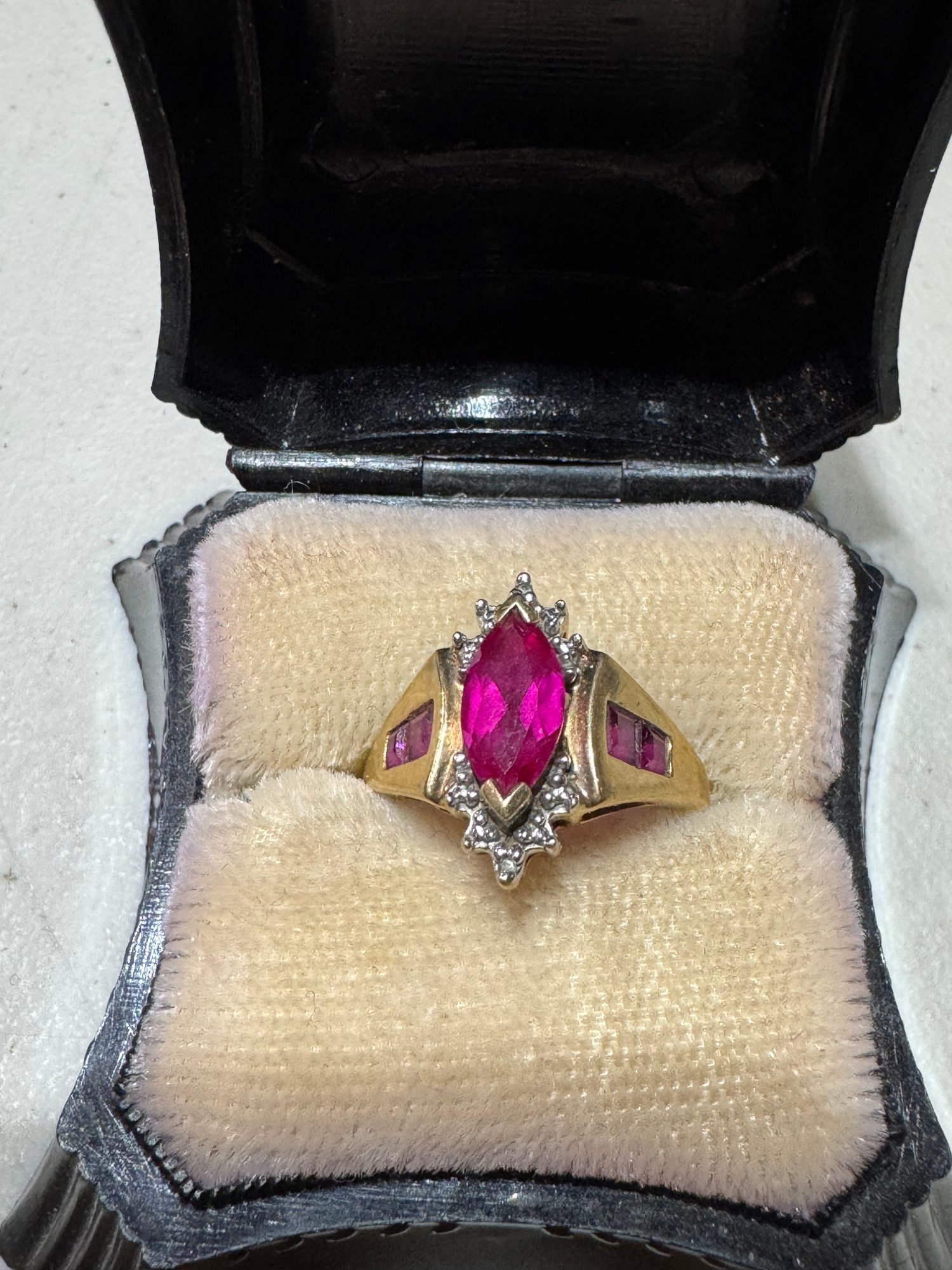 10k Ruby Ring #11160 | Auctionninja.com