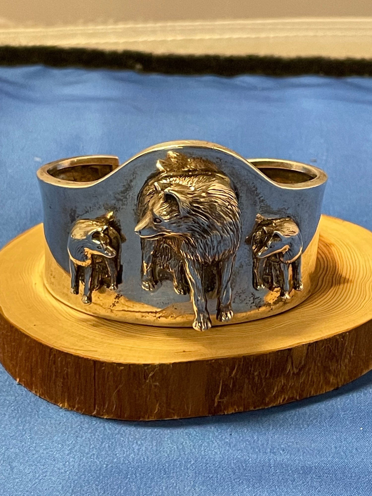 The Wolf Pack, .925 Bracer #9018 | Auctionninja.com