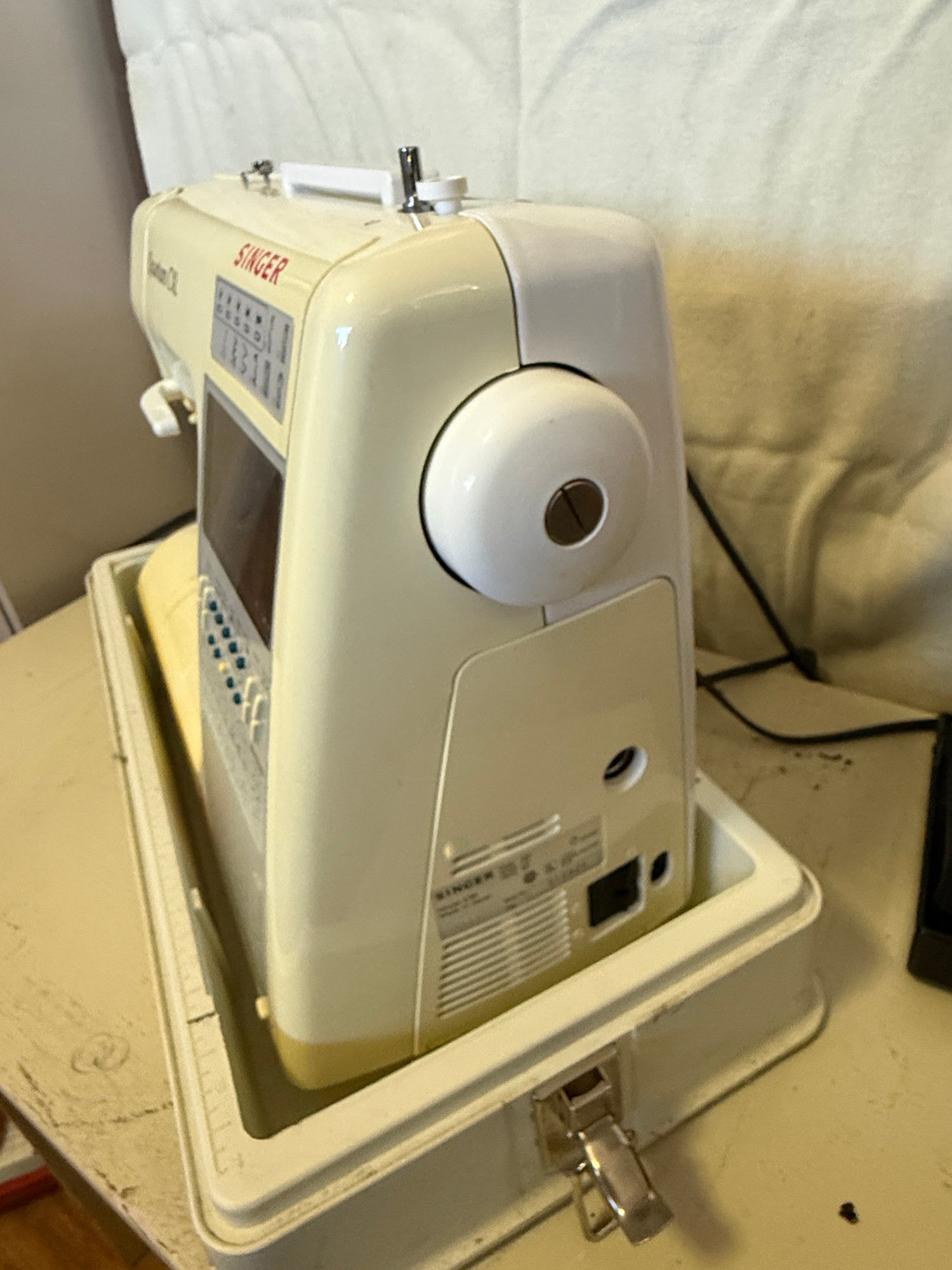 Singer Quantum CXL Model UHT J259A Sewing Machine #3462 | Auctionninja.com
