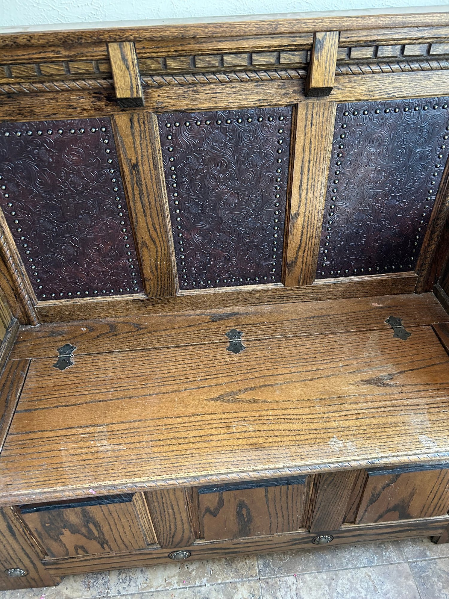 Vintage Entry Bench #38545 | Auctionninja.com