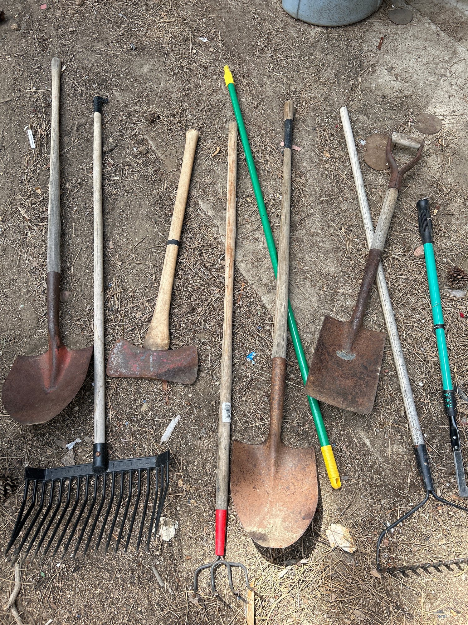 Bundle Of Yard Tools #39113 | Auctionninja.com