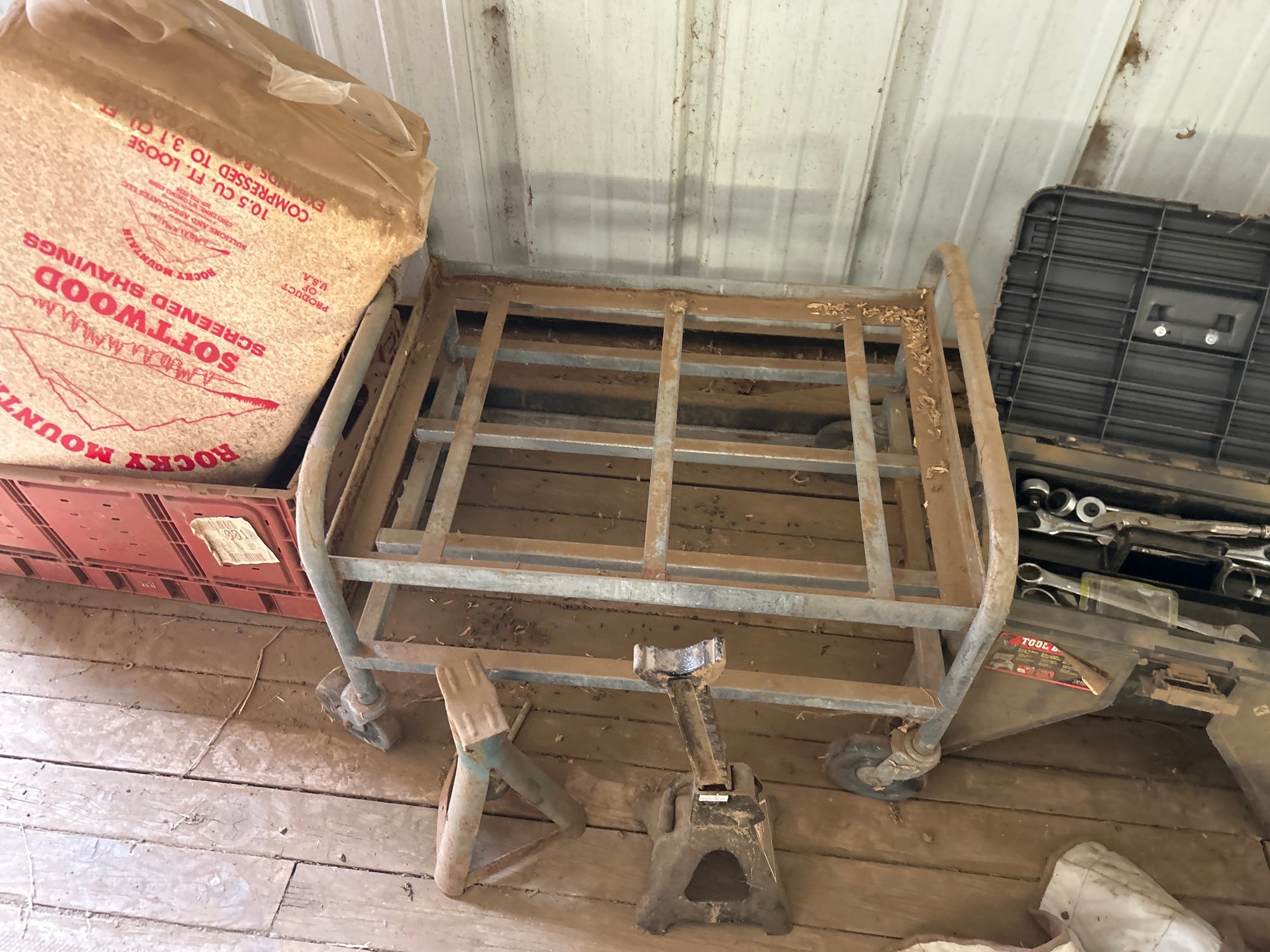 Tools, Shavings, Cart And More #39177 | Auctionninja.com