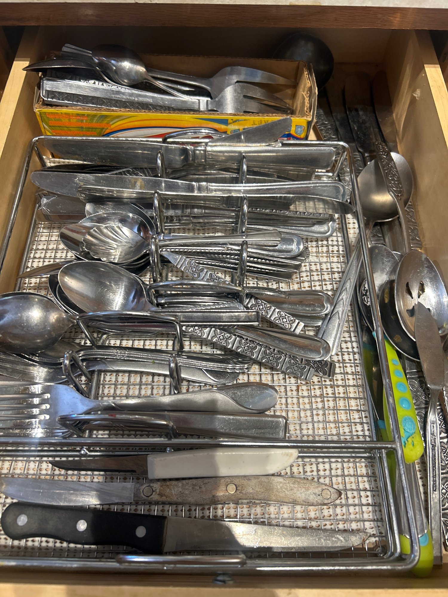 Bundle Of Mixed Utensils #41709 | Auctionninja.com