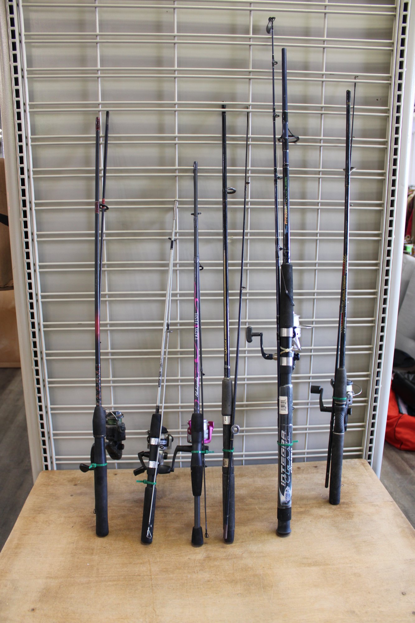 6 Fishing Rods Lebco Quantum Shakespeare Lady Fish Spider Integra ...