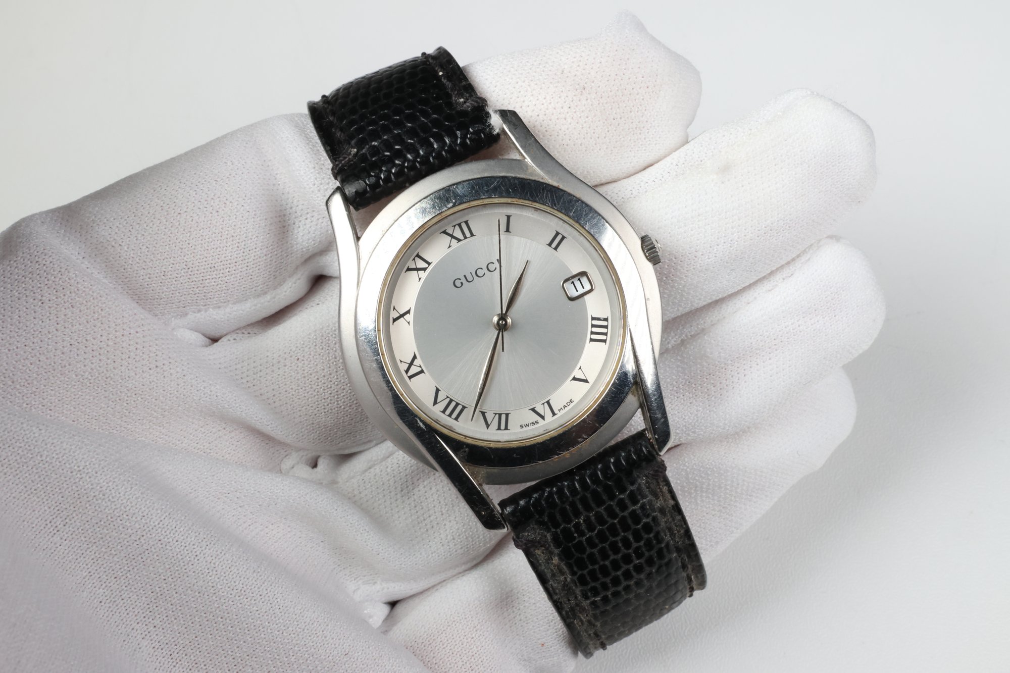 Gucci Women's Watch Steel 0 31/32in Quartz Vintage #1766 | Auctionninja.com