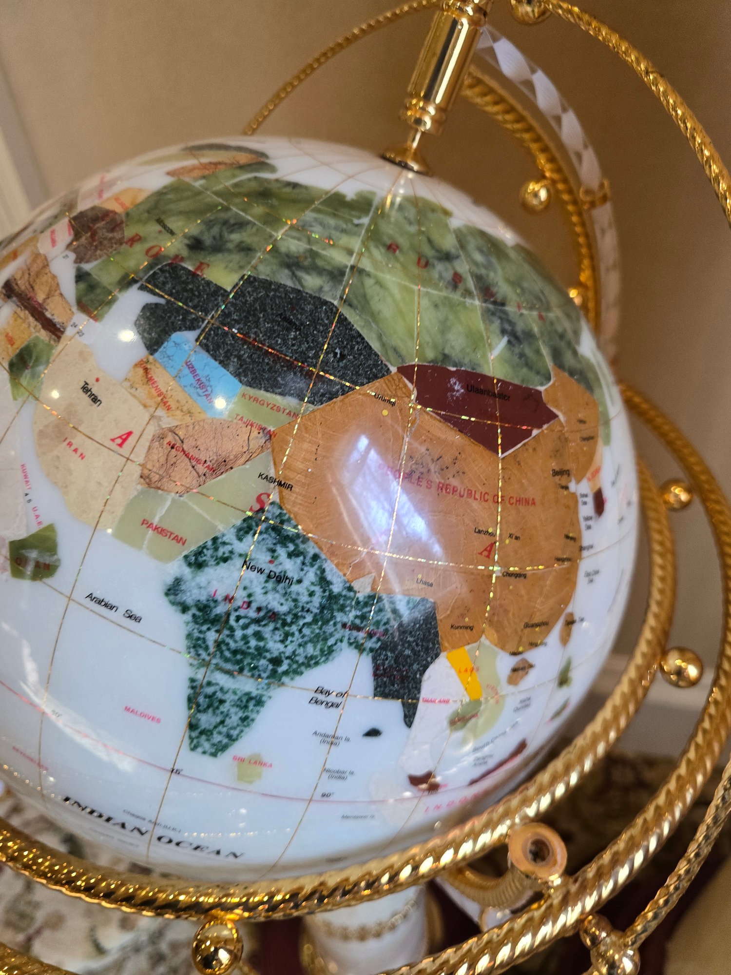 Onyx Pedestal Lighted World Globe From Stones #63319 | Auctionninja.com