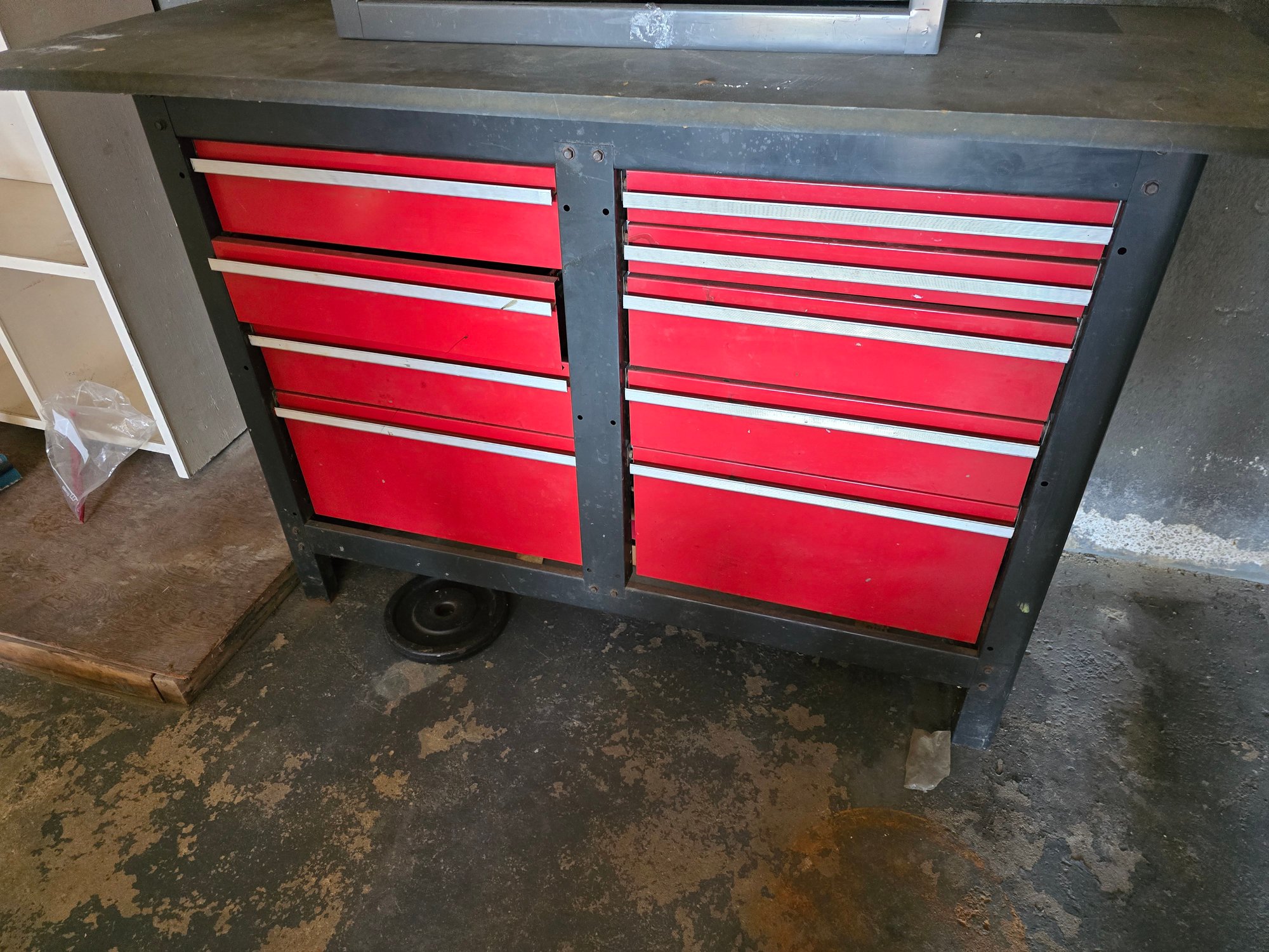 9 Drawer Metal Work Bench #63873 | Auctionninja.com