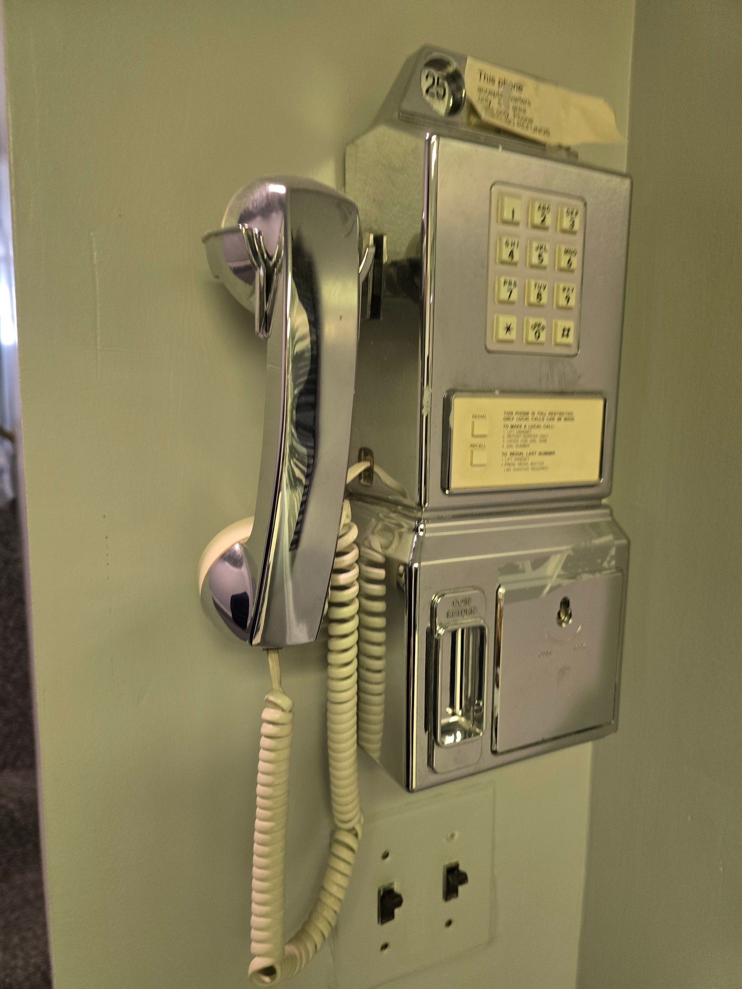 Vintage Wall Mount Payphone #66677 | Auctionninja.com
