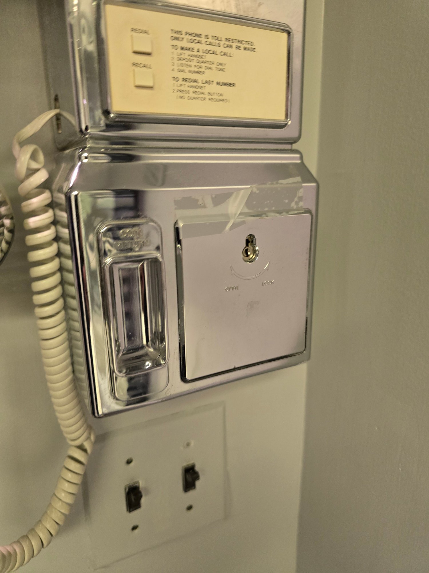 Vintage Wall Mount Payphone #66677 | Auctionninja.com