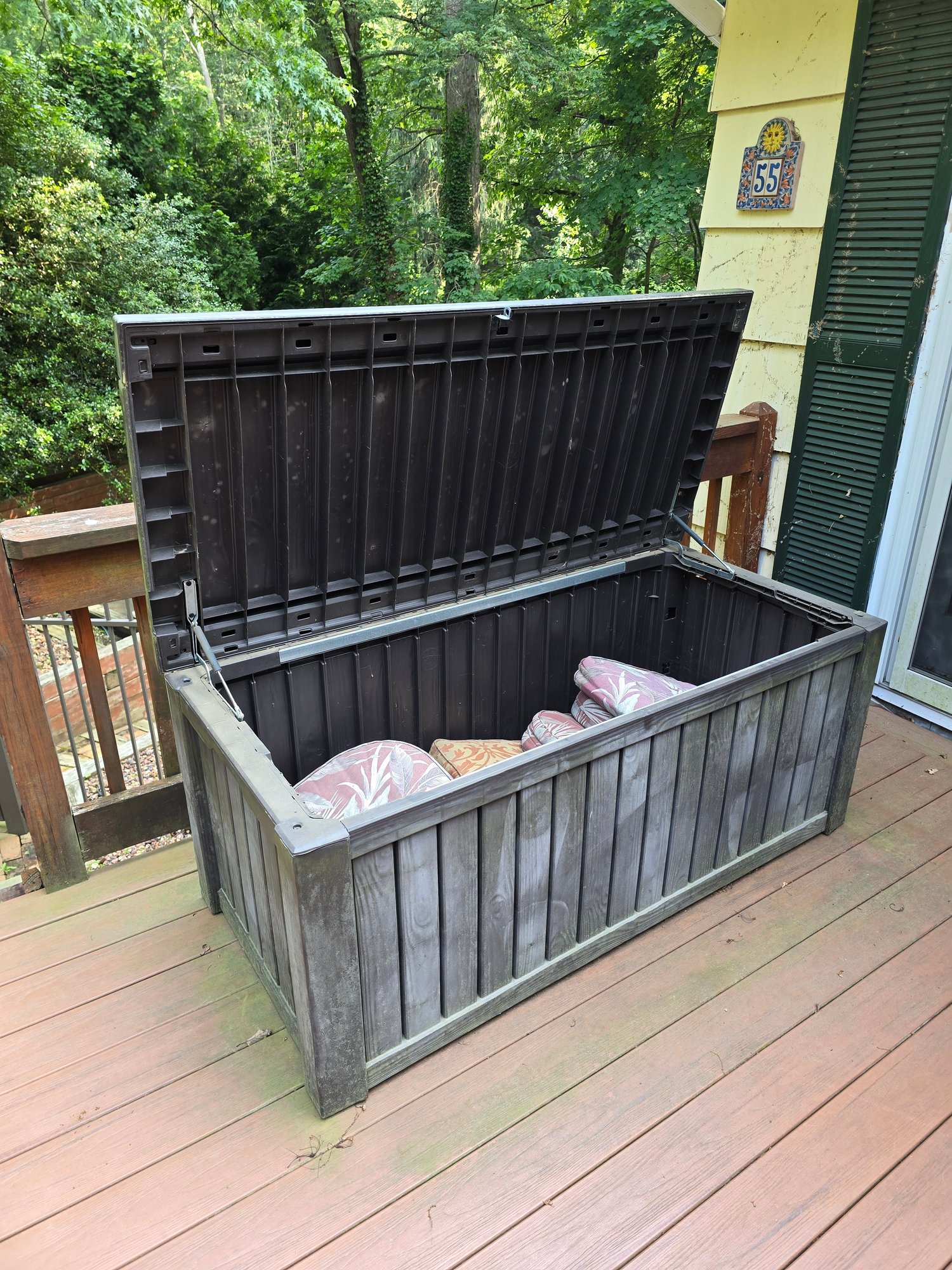 Plastic Outdoor Storage Trunk #68762 | Auctionninja.com