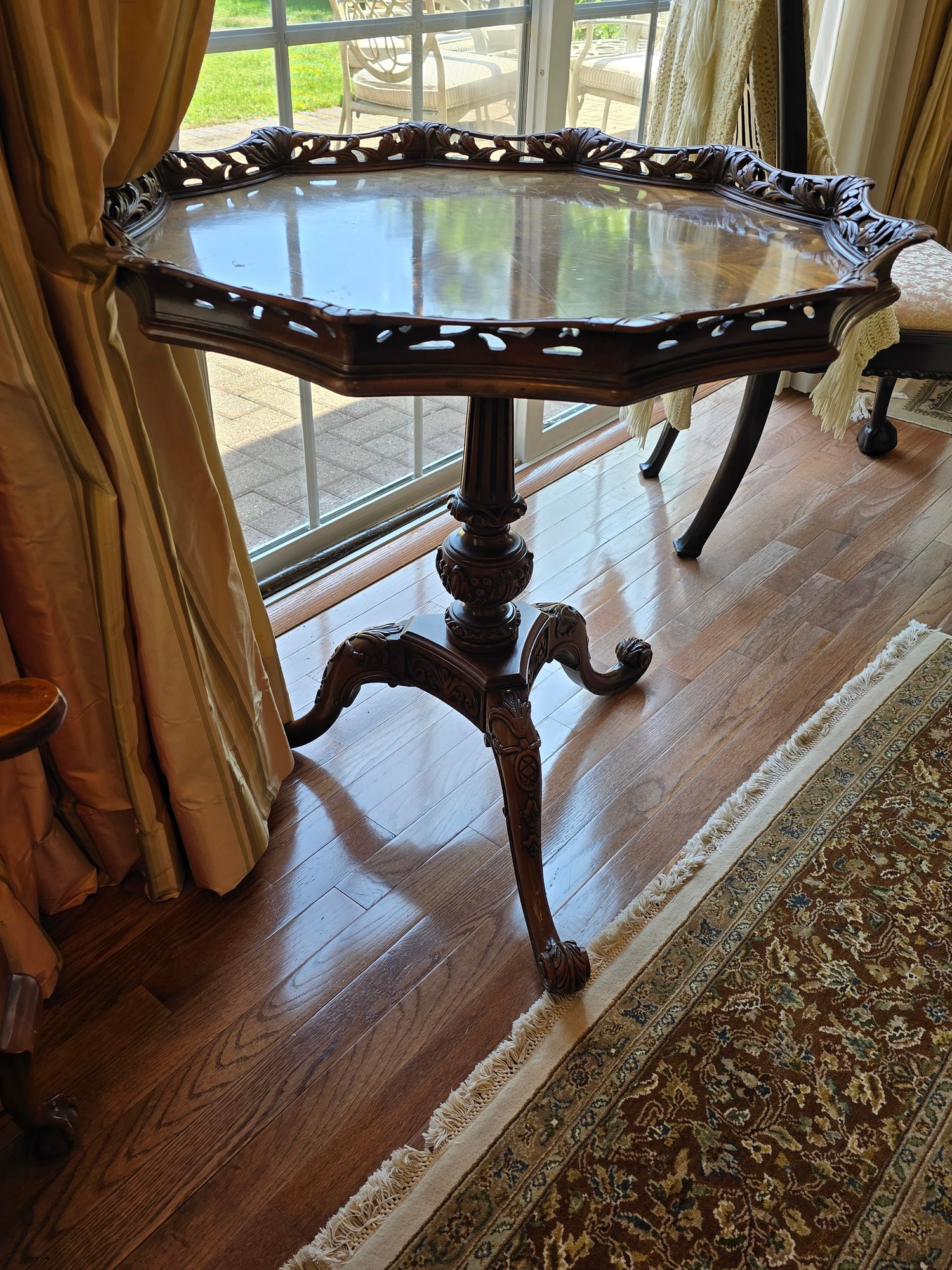 Antique Dodecagonal Wood Carved Pie Crust Style Curved Border Side ...