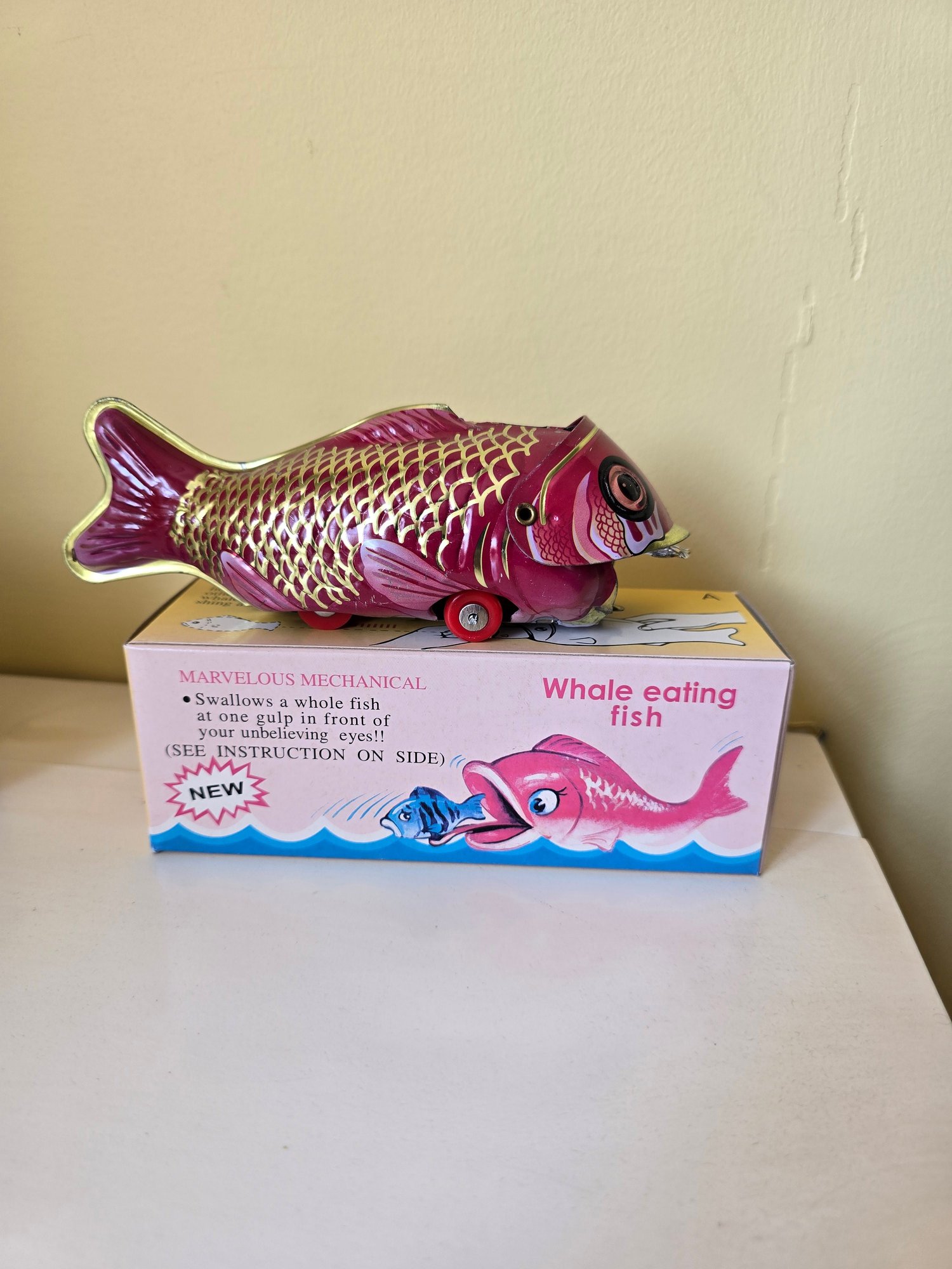 Vintage Pink Marvelous Mechanical Whale Eating Fish Toy With Original ...