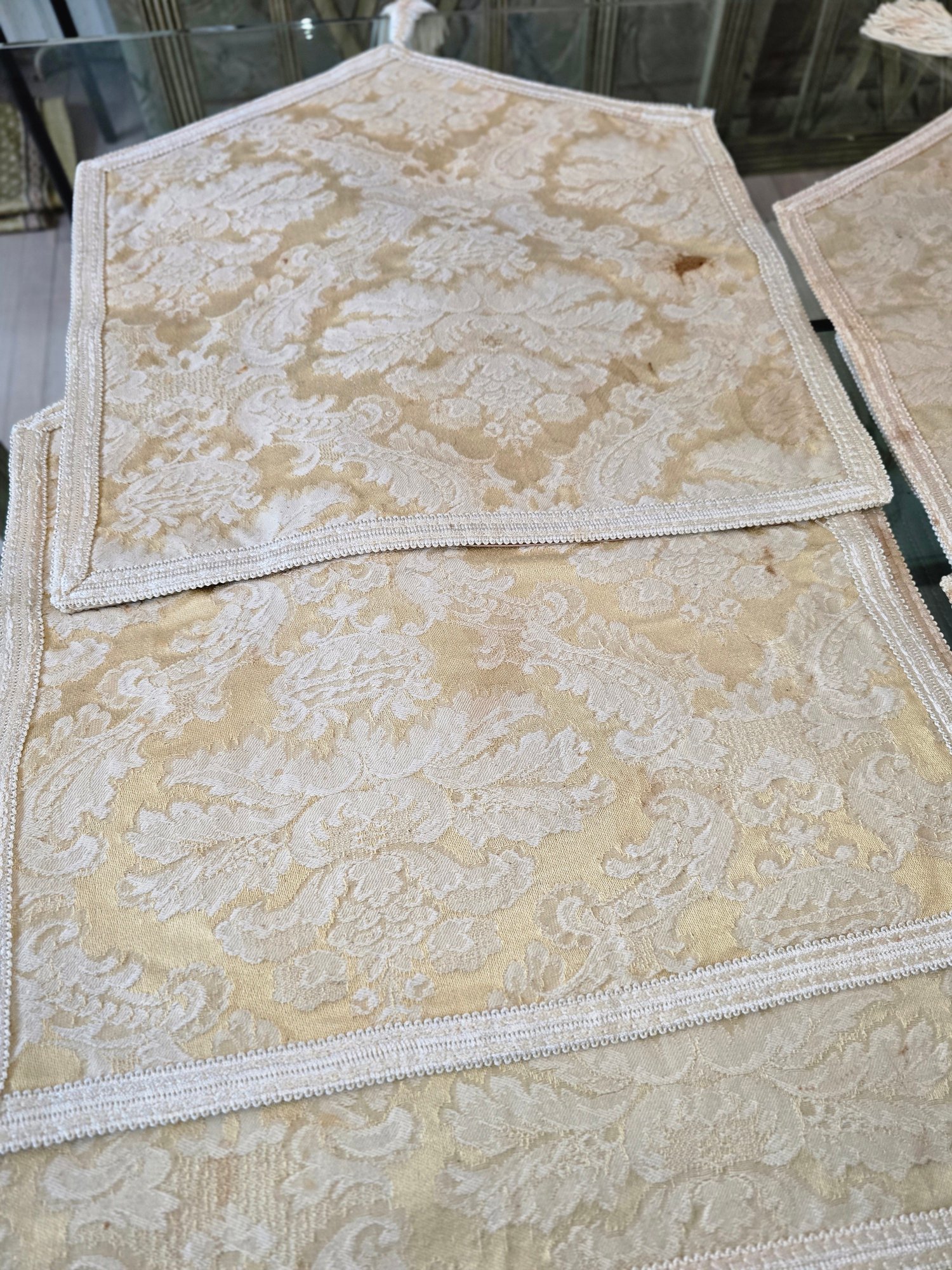 Set Of 10 Linen Table Mats #75306 | Auctionninja.com