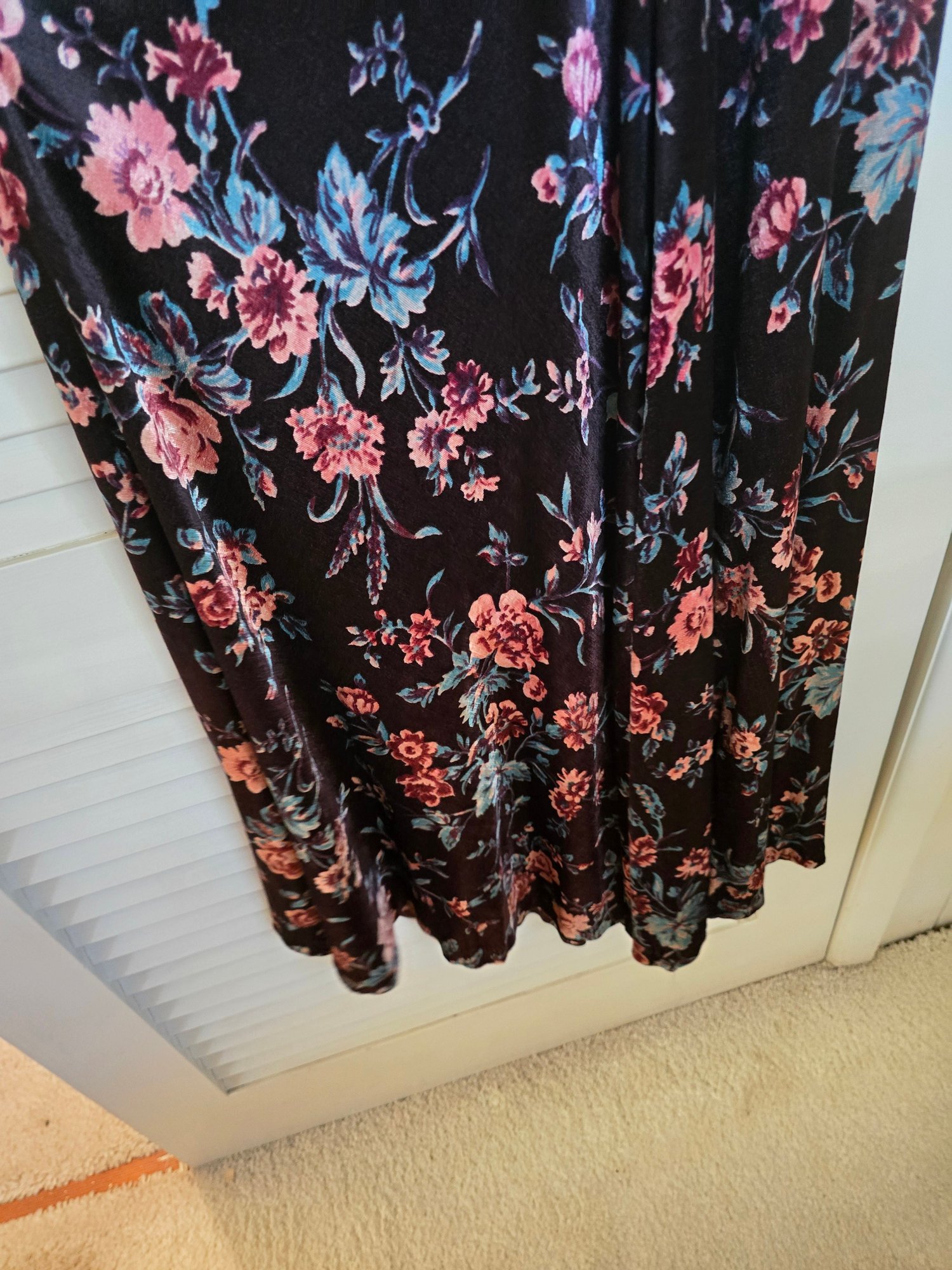Vintage Long-sleeved, Flowy Maxi Style With Colorful Pink/blue Floral ...