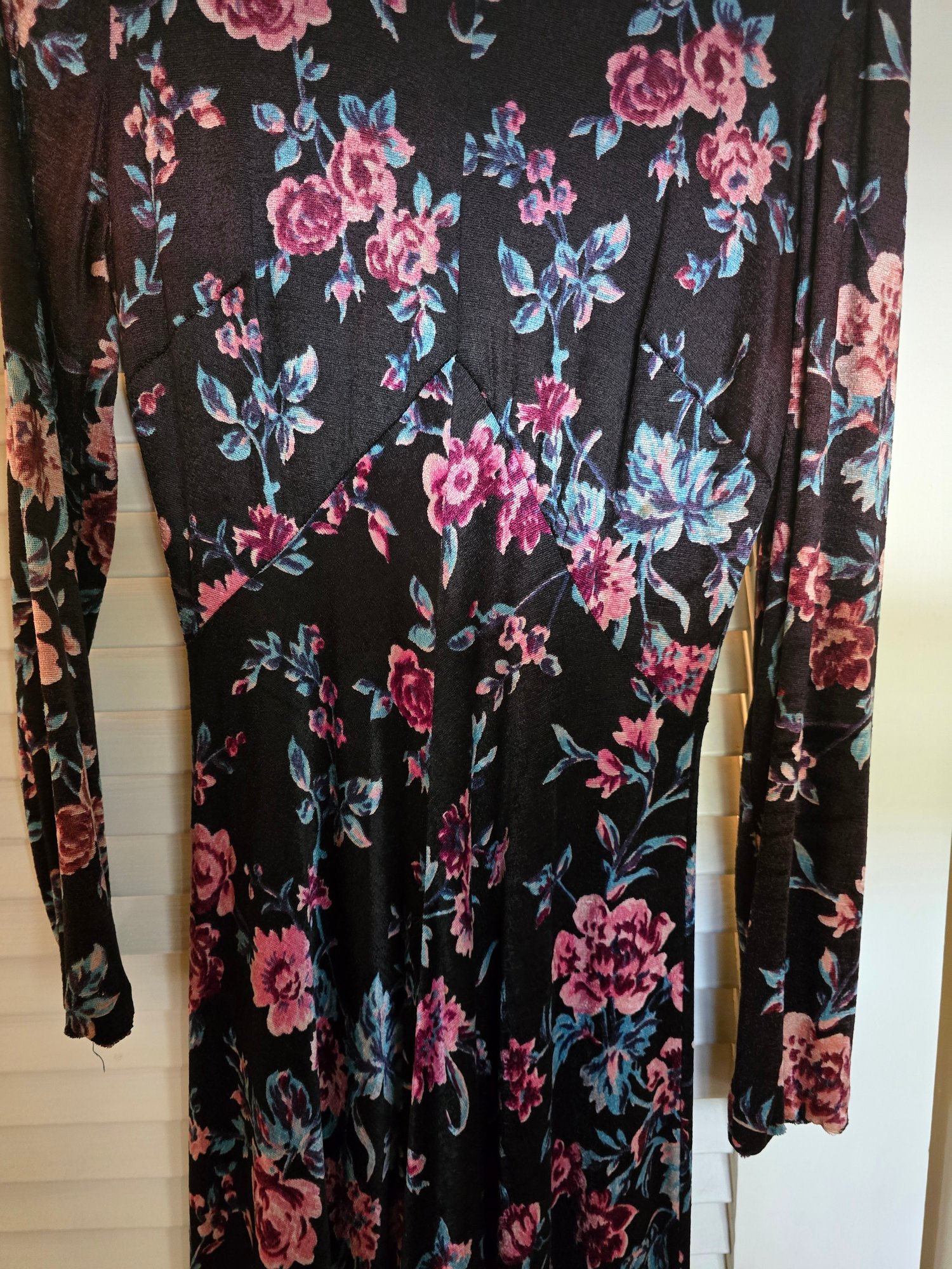 Vintage Long-sleeved, Flowy Maxi Style With Colorful Pink/blue Floral ...