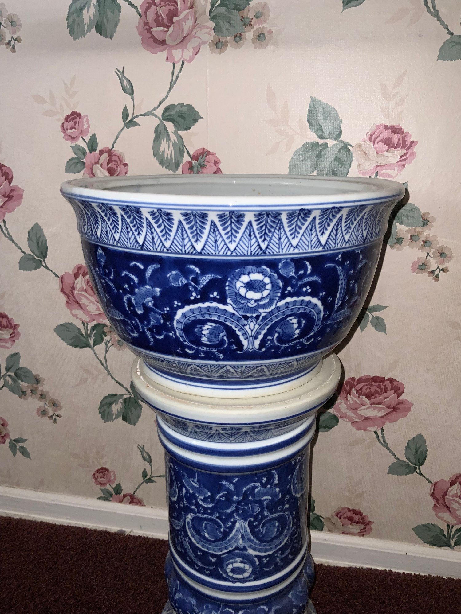 Blue And White Ceramic 2 Piece Flower Stand #63909 | Auctionninja.com