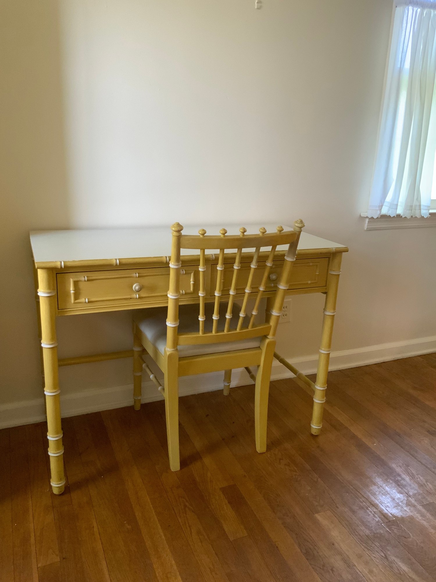 Thomasville Yellow Wooden Desk With Matching Chair #70729 ...