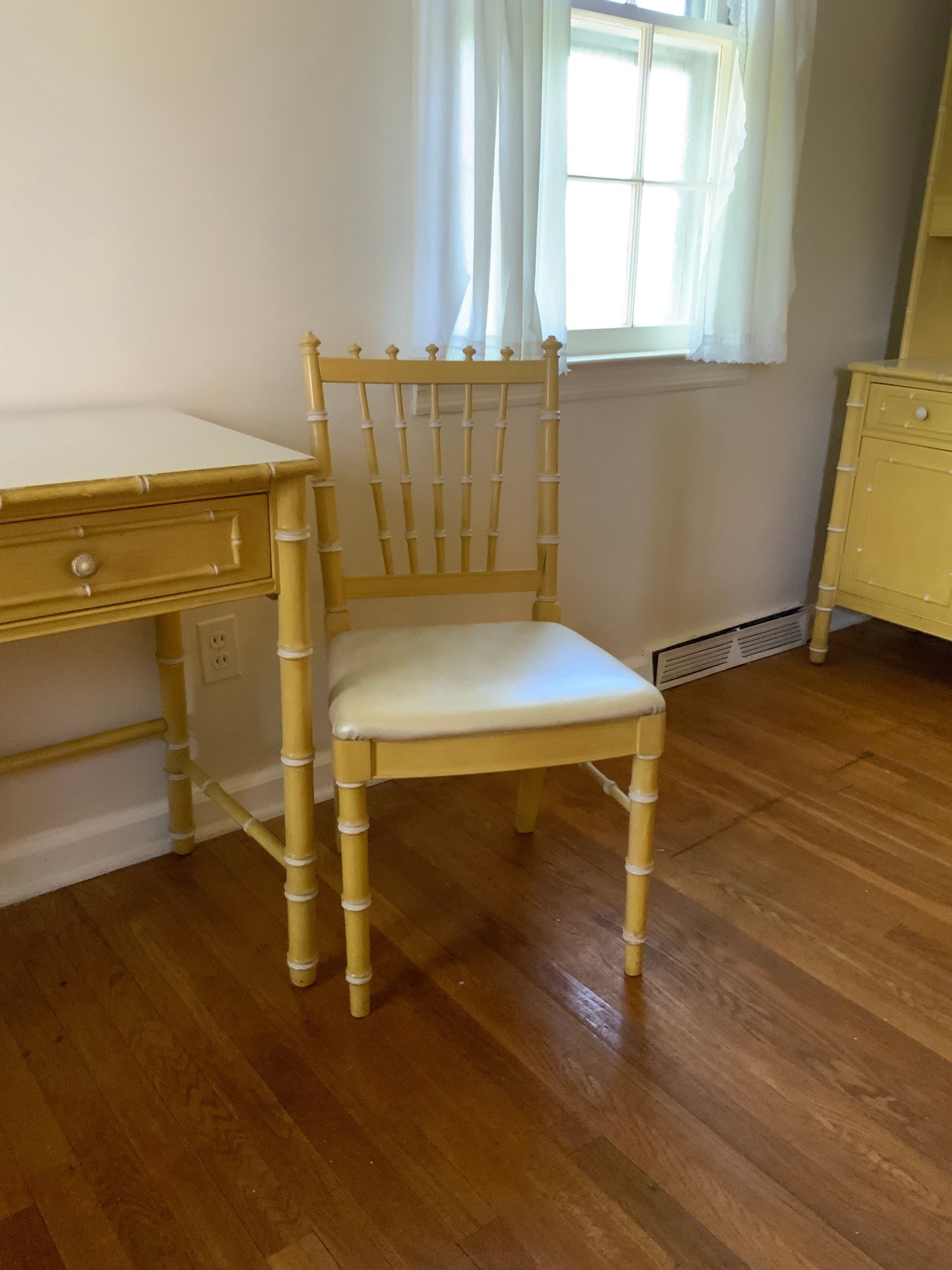 Thomasville Yellow Wooden Desk With Matching Chair #70729 ...