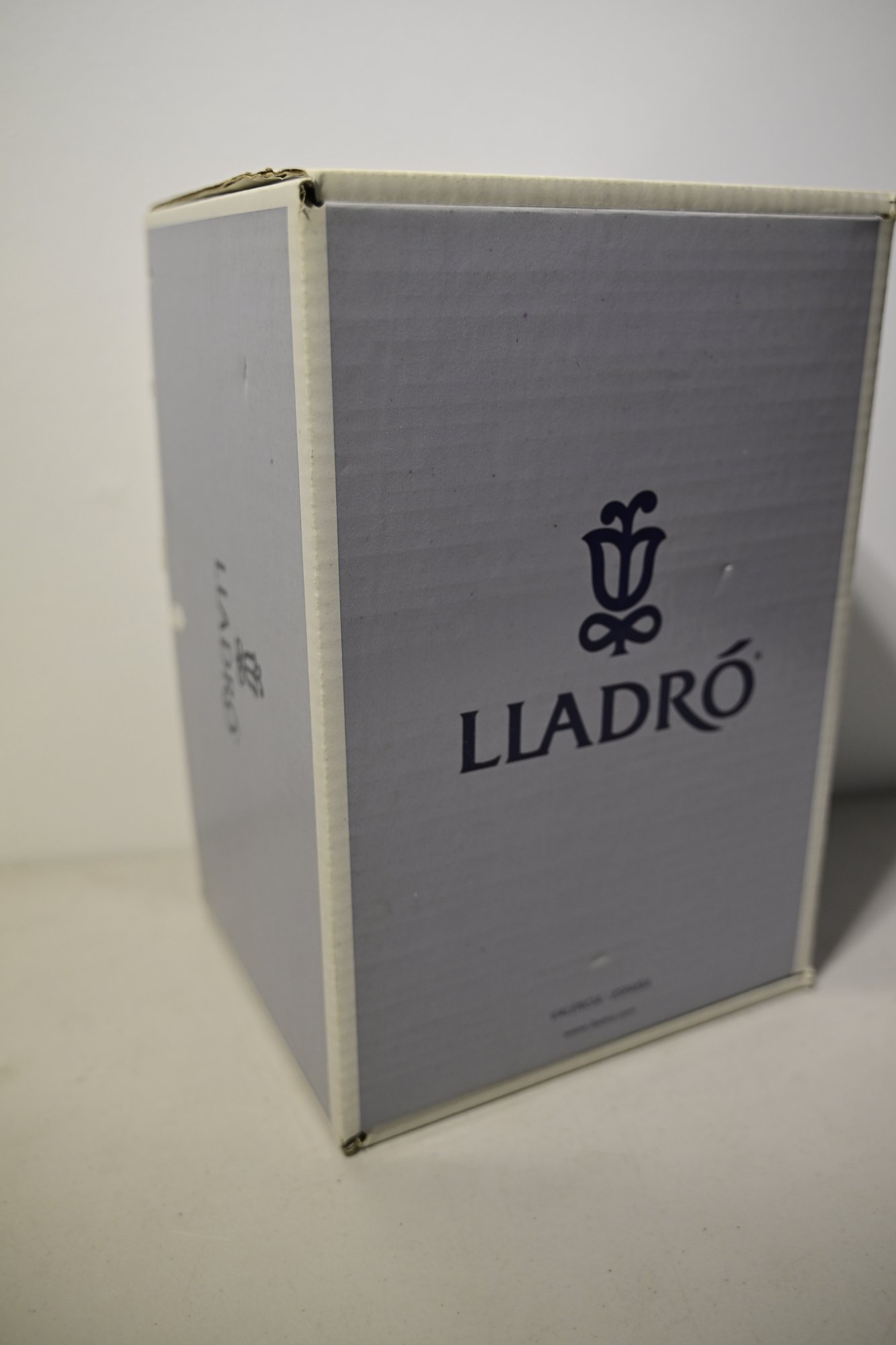 Lladro King Melchor Statue With Box #54794 | Auctionninja.com
