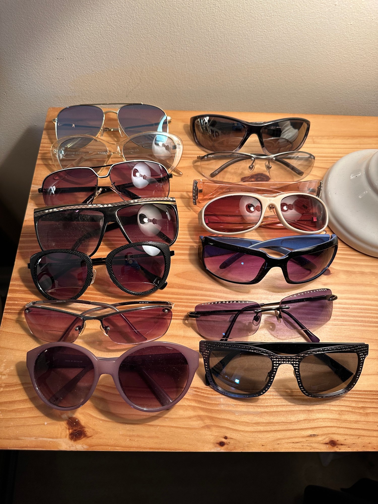 Lot Of Assorted Sunglasses #18874 | Auctionninja.com