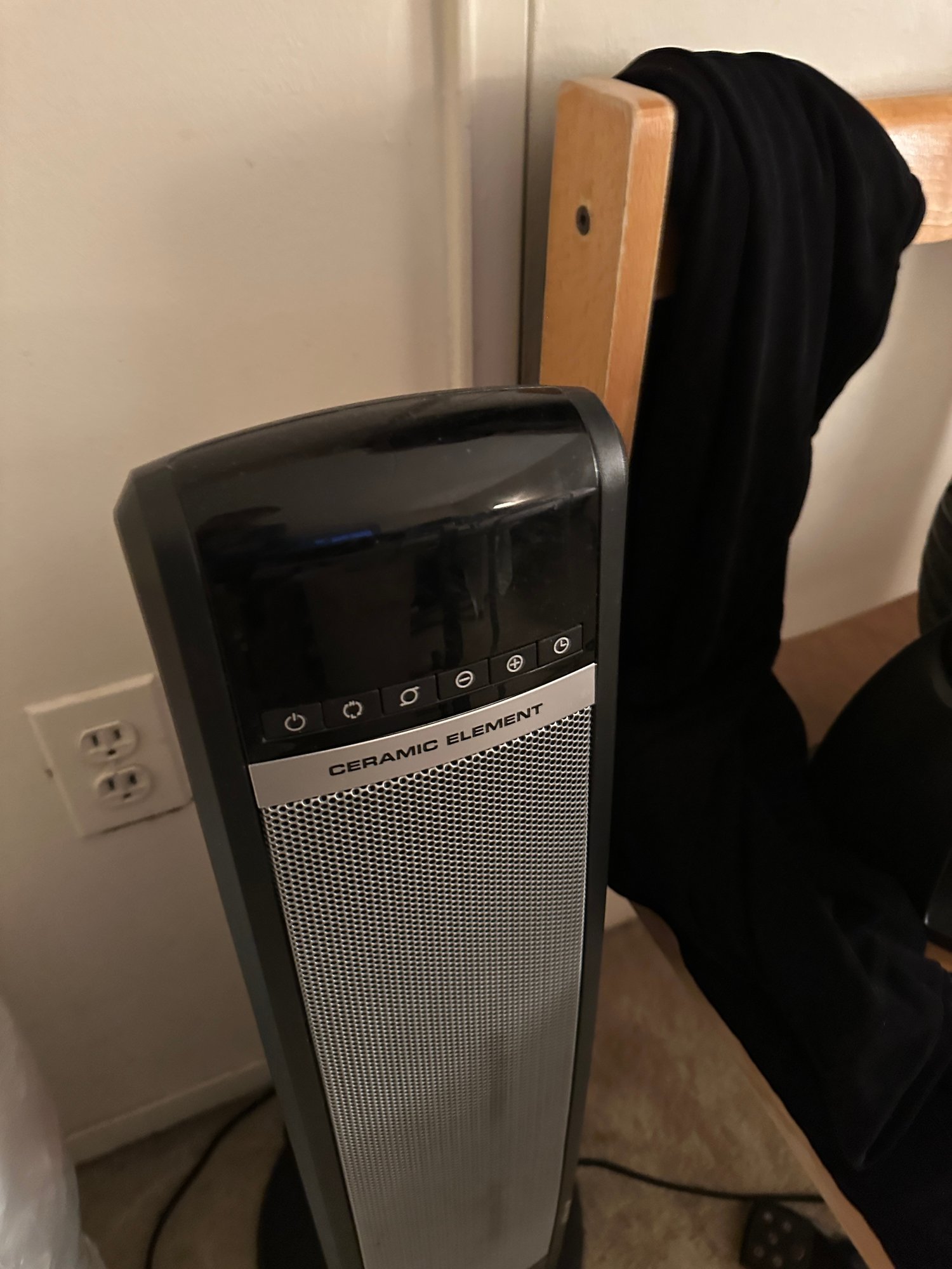 Lasko Ceramic Element Tower Heater #18950 | Auctionninja.com