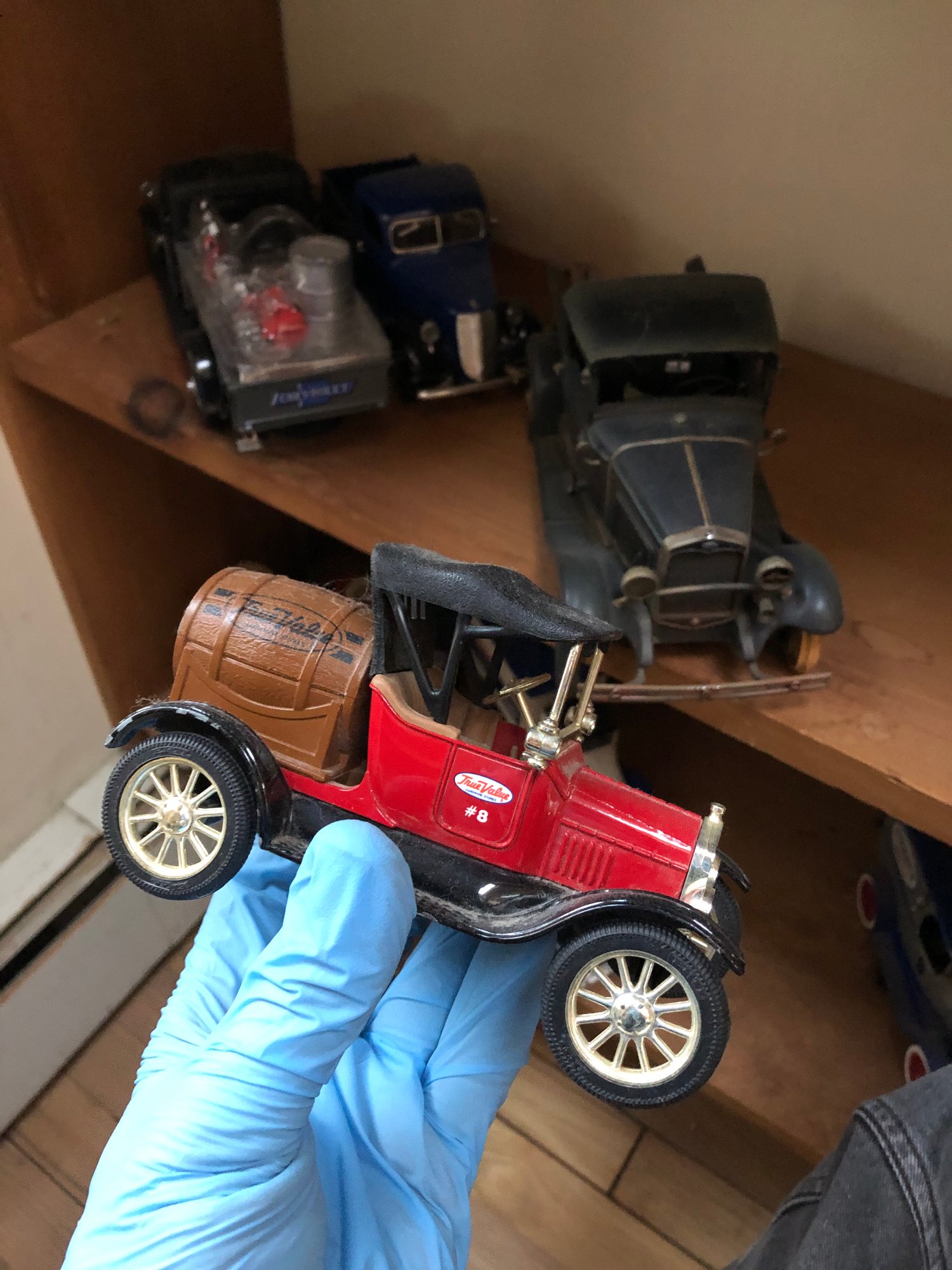 Ertl Red Model T Runabout Replica With Barrel #21177 | Auctionninja.com