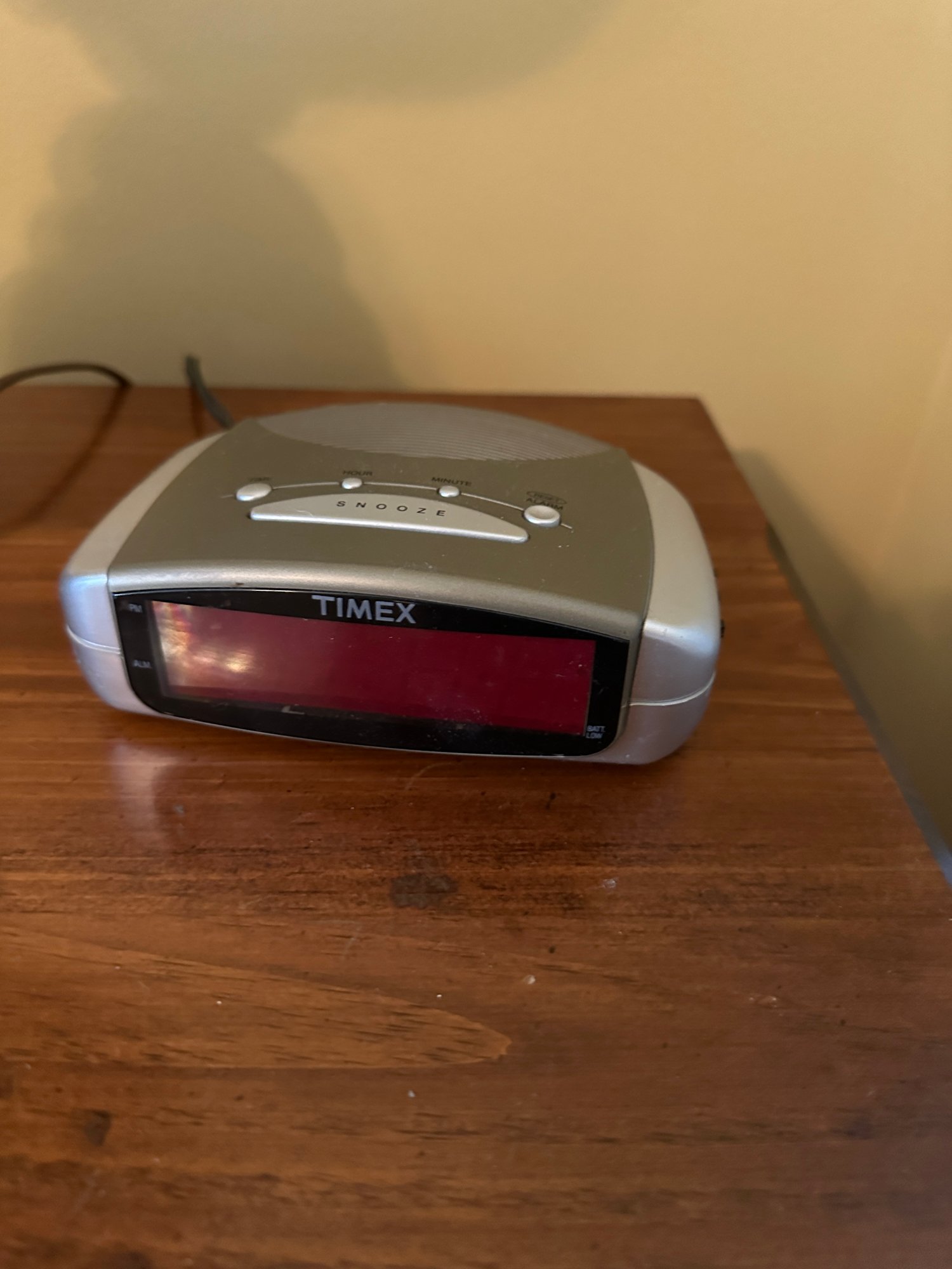 Timex Alarm Clock With AM/FM Radio #13315 | Auctionninja.com