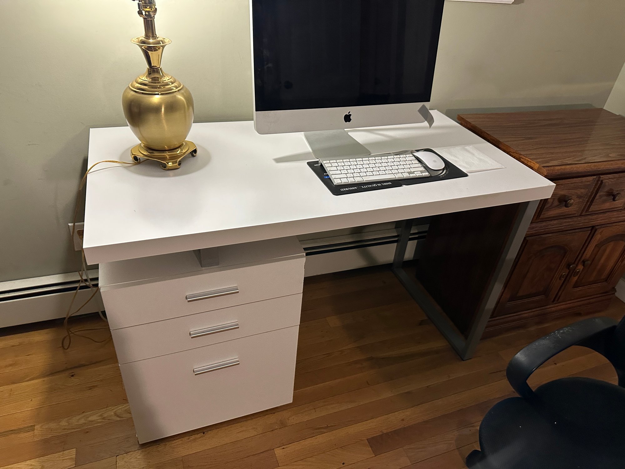 White Modern Computer Desk #20245 | Auctionninja.com