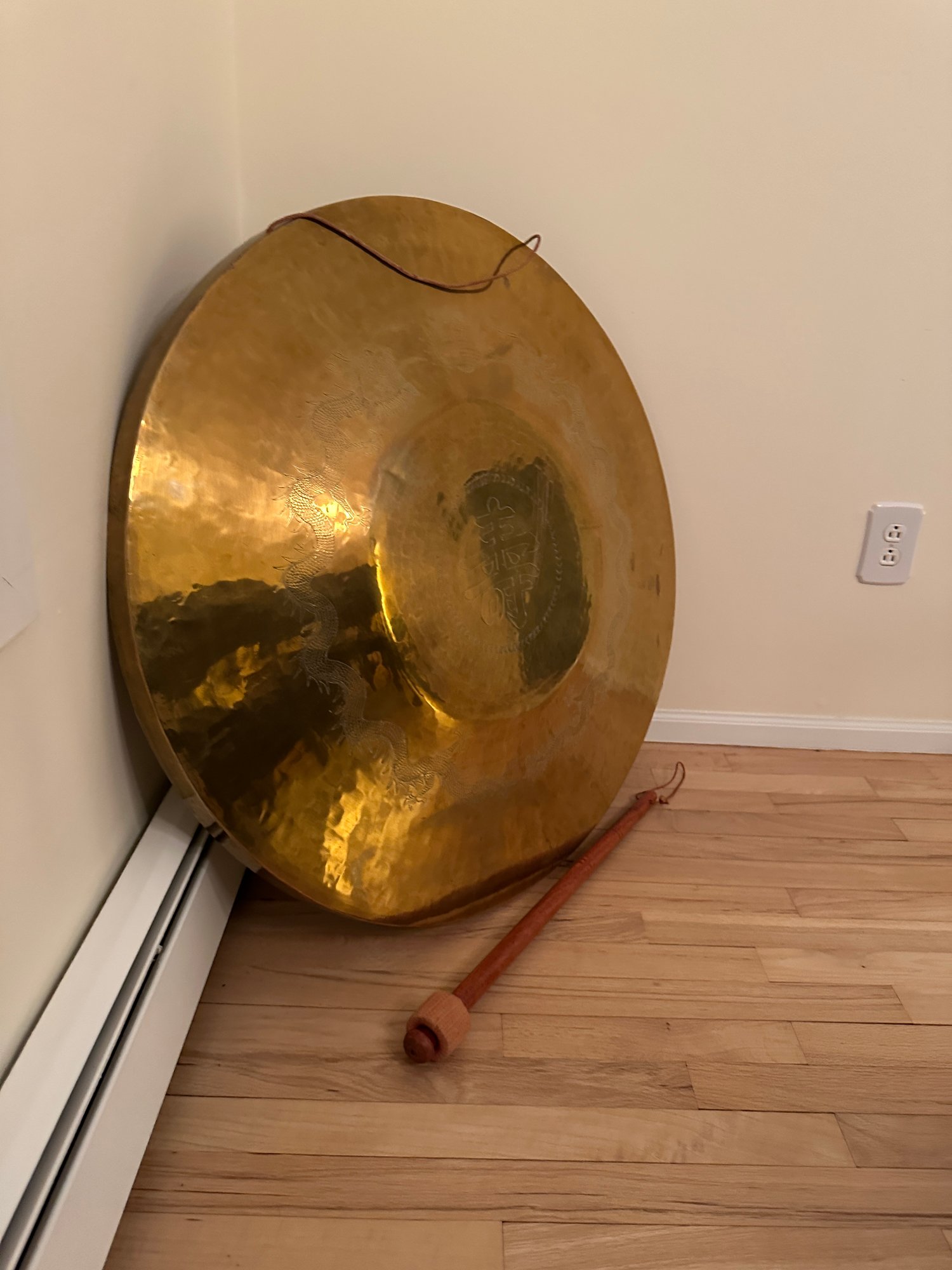 Chinese Meditation Gong With Beater #21060 | Auctionninja.com