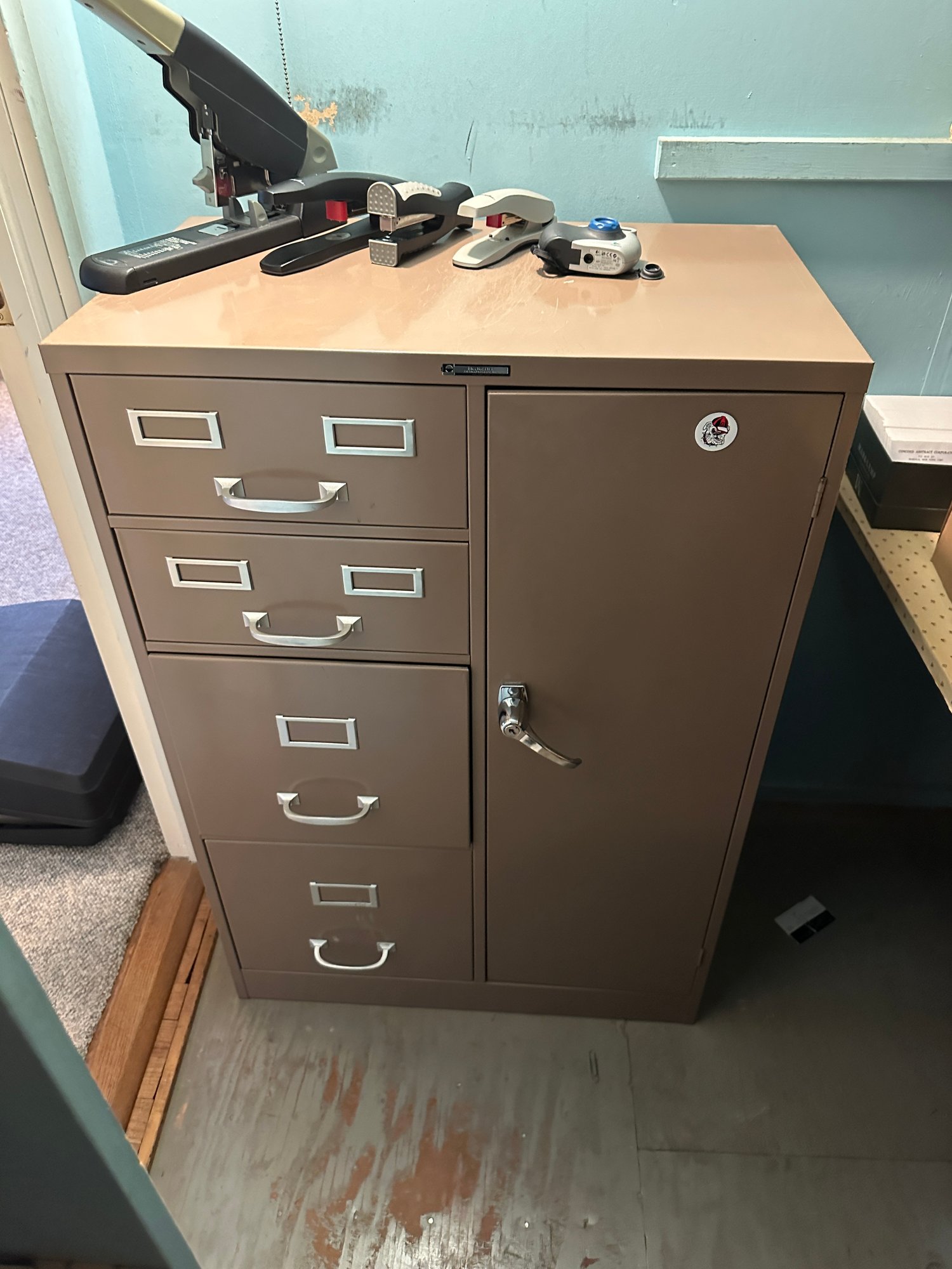 Vintage Steelmaster Metal Office Cabinet #12417 | Auctionninja.com