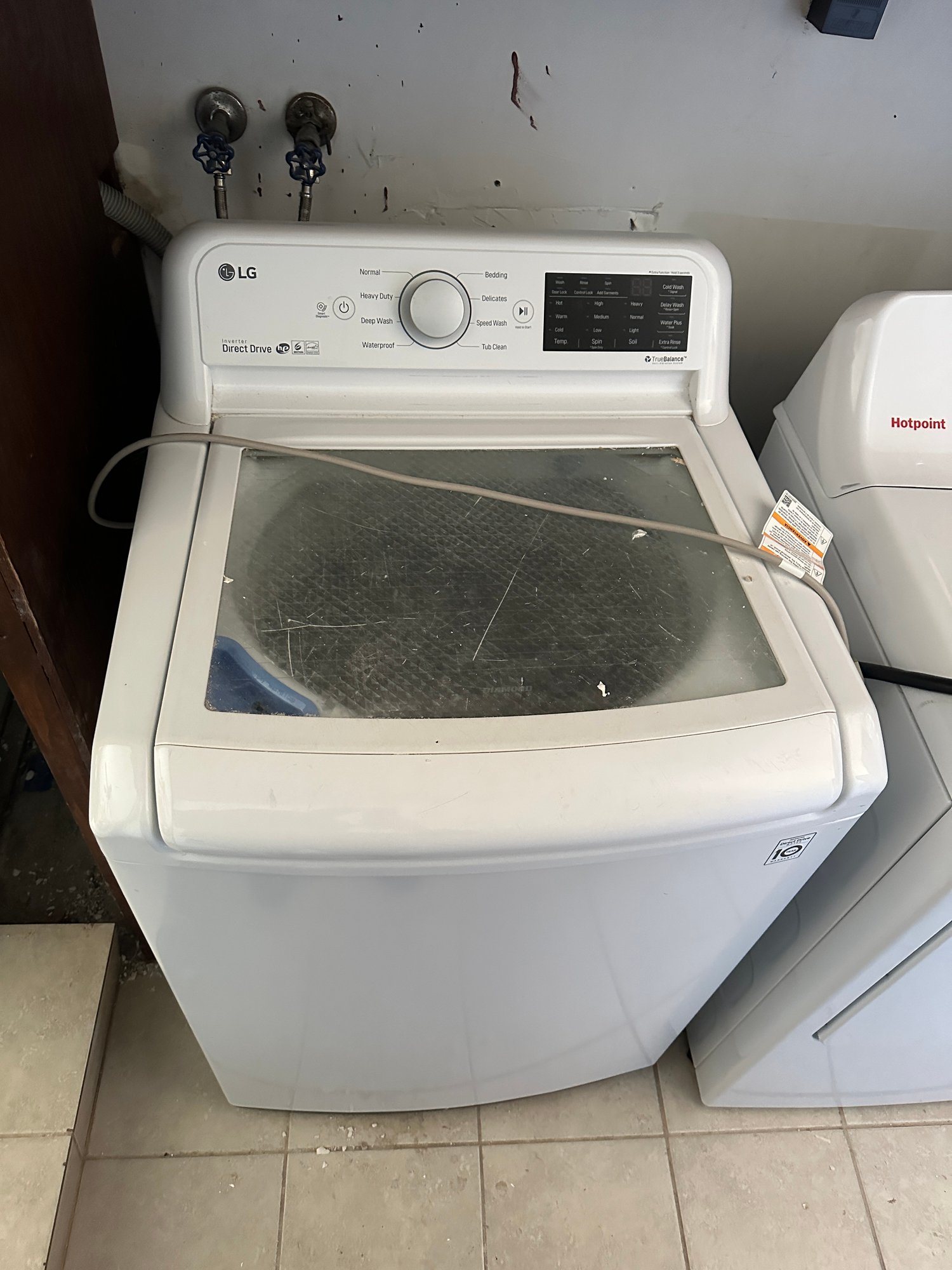 LG FULLY AUTOMATIC WASHING MACHINE Model WT7100CW #22005 | Auctionninja.com