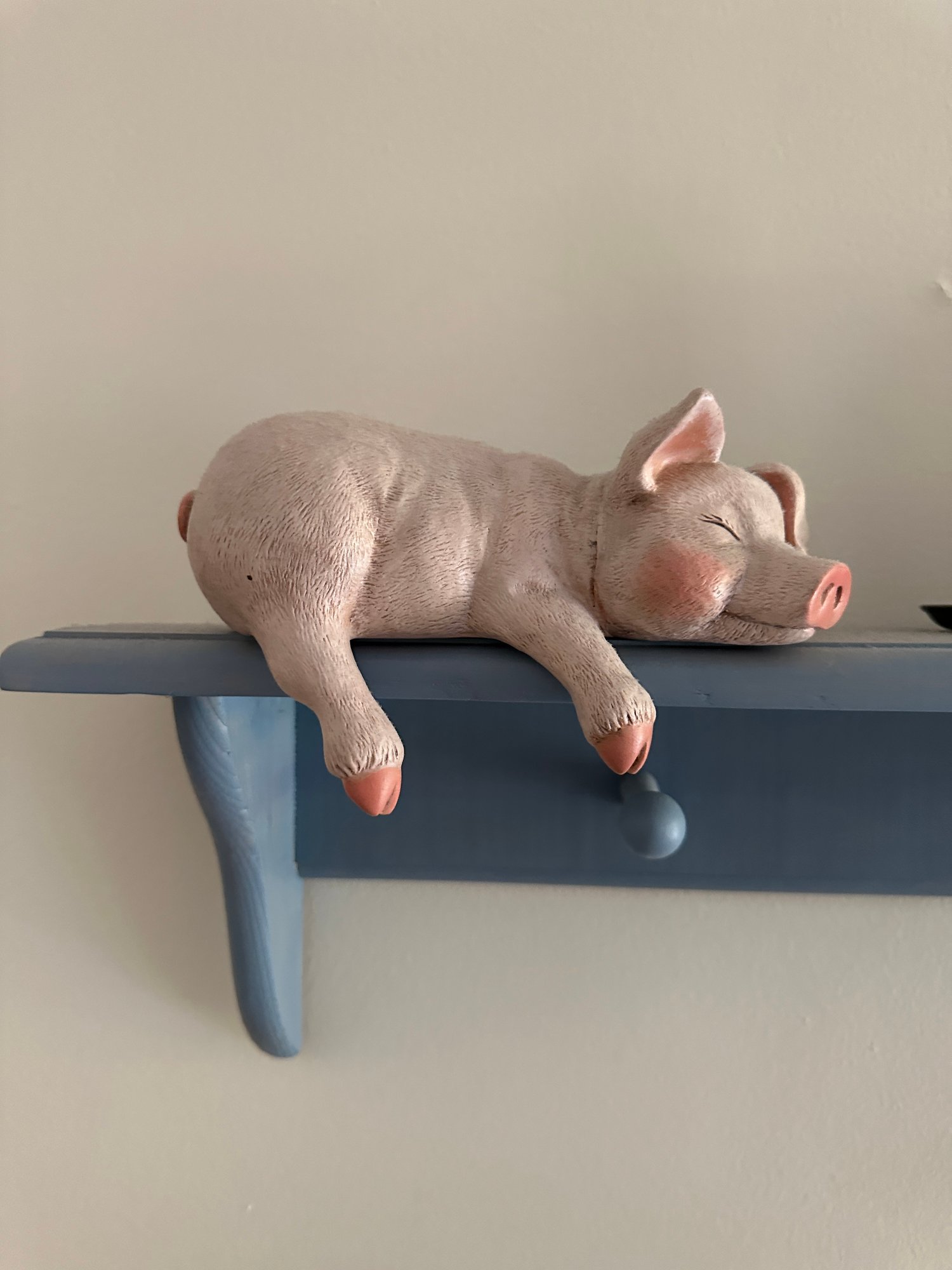 Pig Statue - Decorative Bookshelf Figurines #15095 | Auctionninja.com