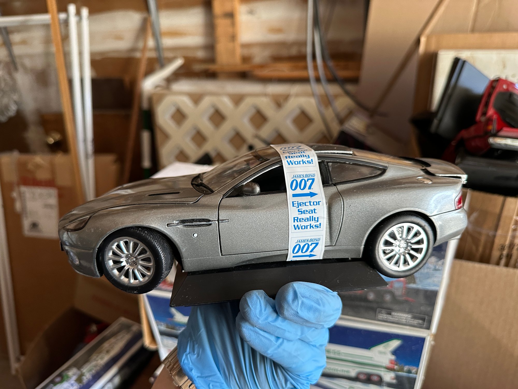 James Bond 007 Aston Martin V12 Vanquish Rockets & Guns Ejector Seat ...