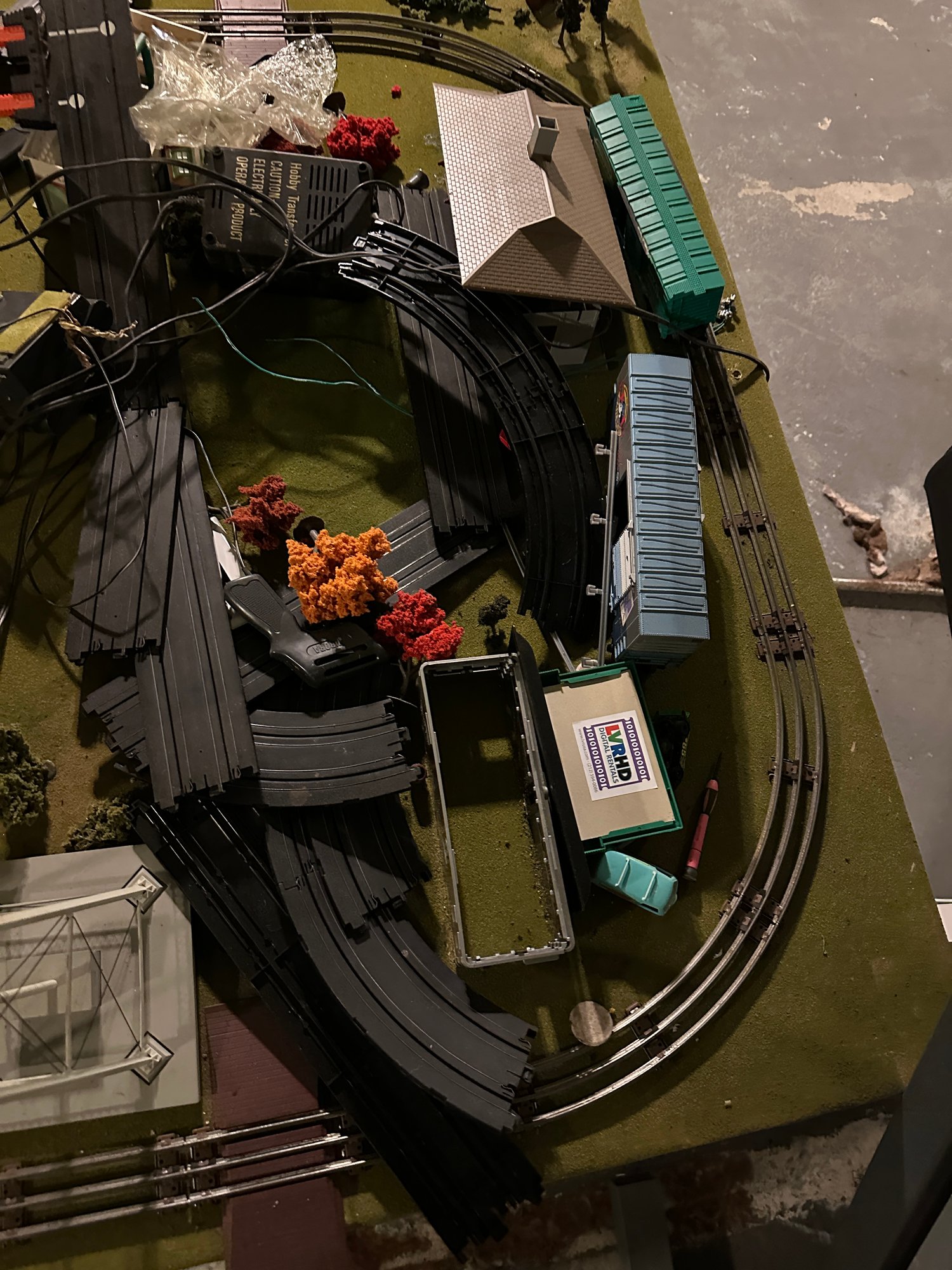 Table With Lionel Electric Train Set With Rails, Controller And Train ...