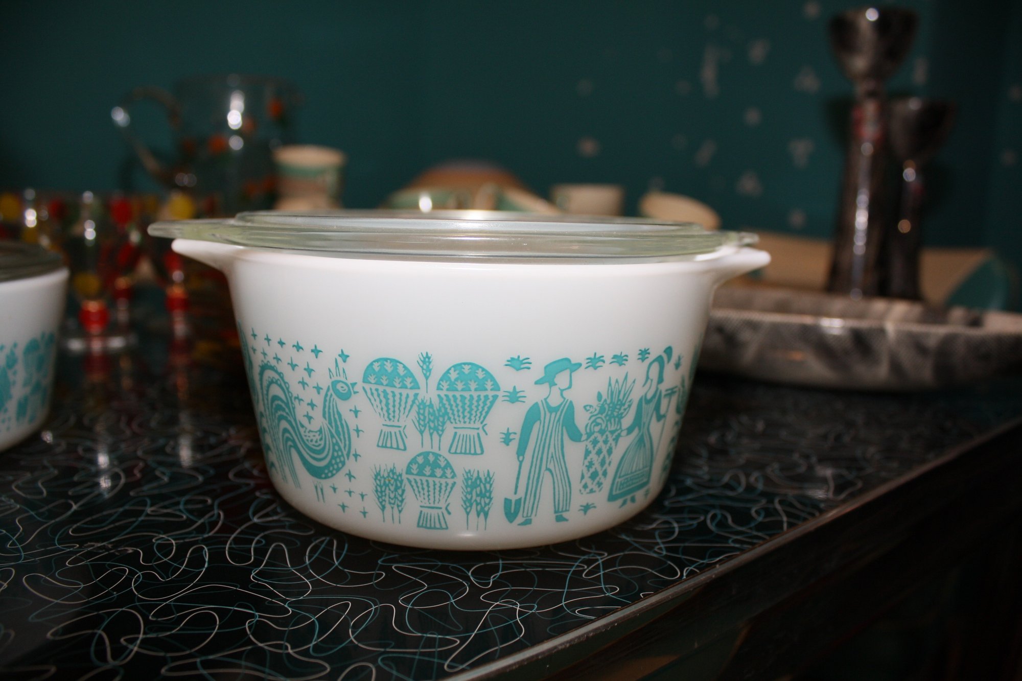 Vintage Pyrex "Friendship" Cinderella Mixing Bowl #26901 | Auctionninja.com